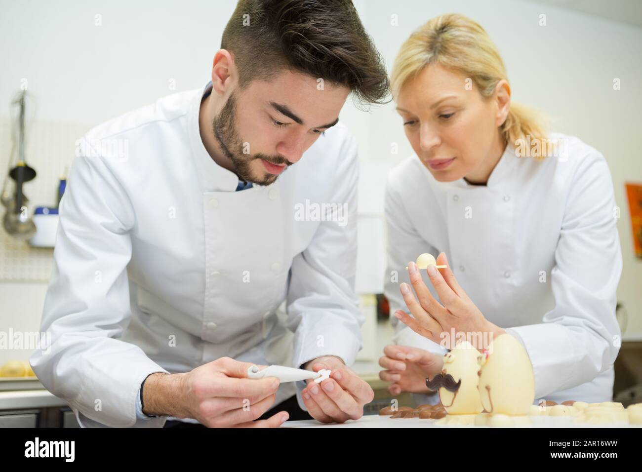 Chefs working chocolate hi-res stock photography and images - Alamy