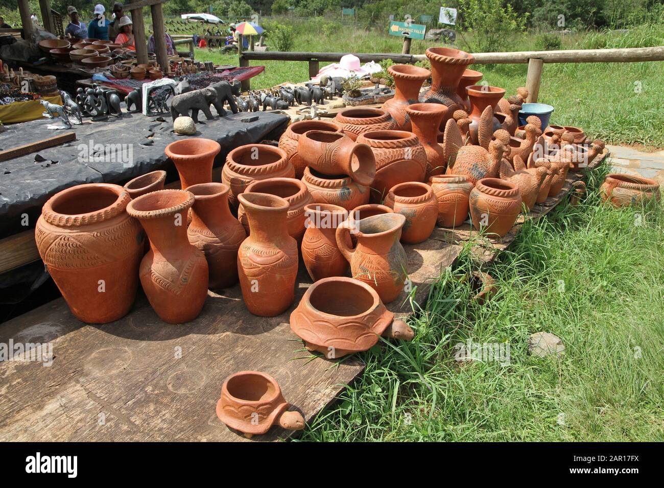 African pottery pots hi-res stock photography and images - Alamy