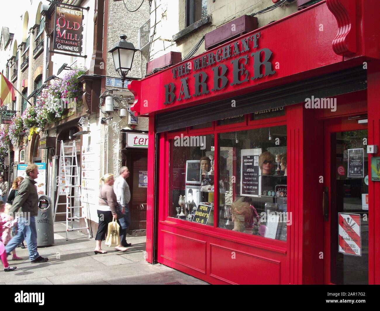 Street scene downtown Dublin. West Ireland, Irish Republic, Europe ...