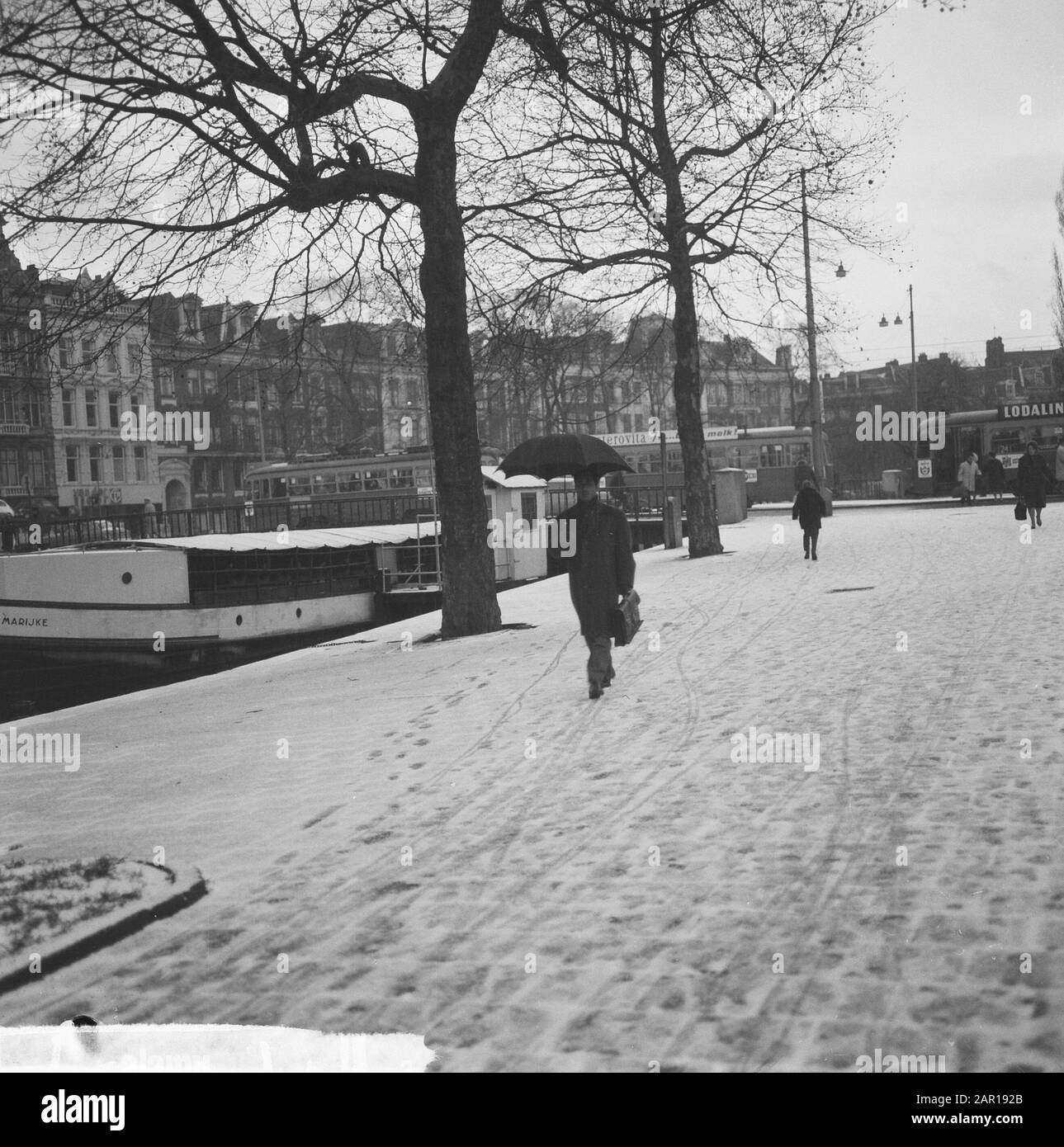 First snow cases Weteringscircuit Amsterdam Date: 4 December 1964 ...
