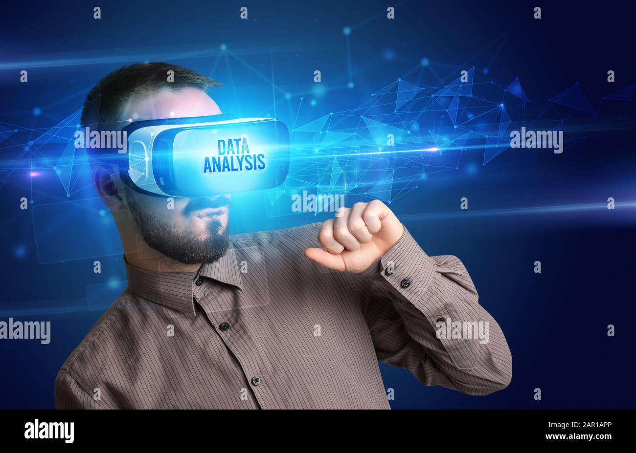 Cyber threat analysis hi-res stock photography and images - Alamy