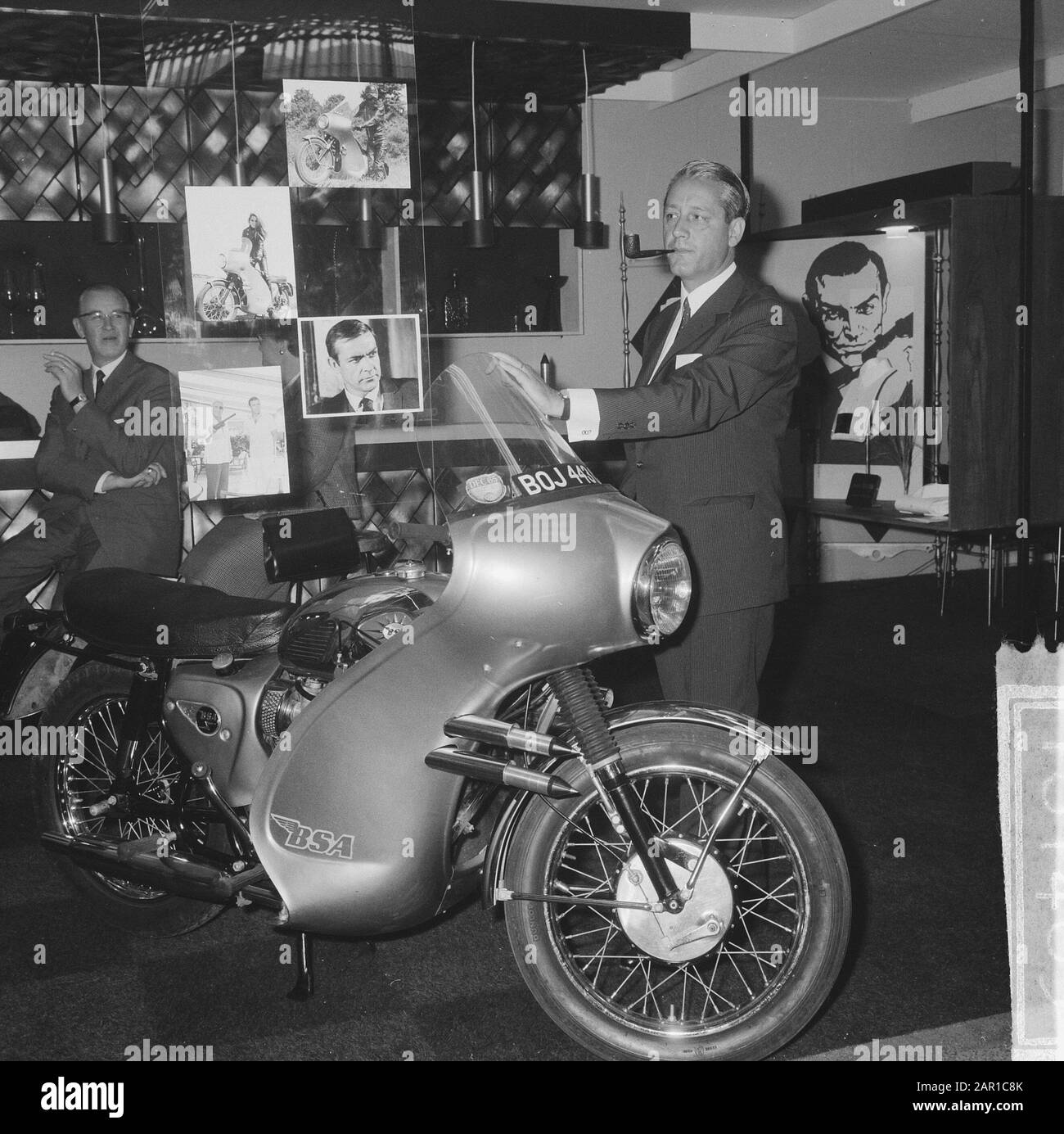 Mens fashion 1960s hi-res stock photography and images - Alamy