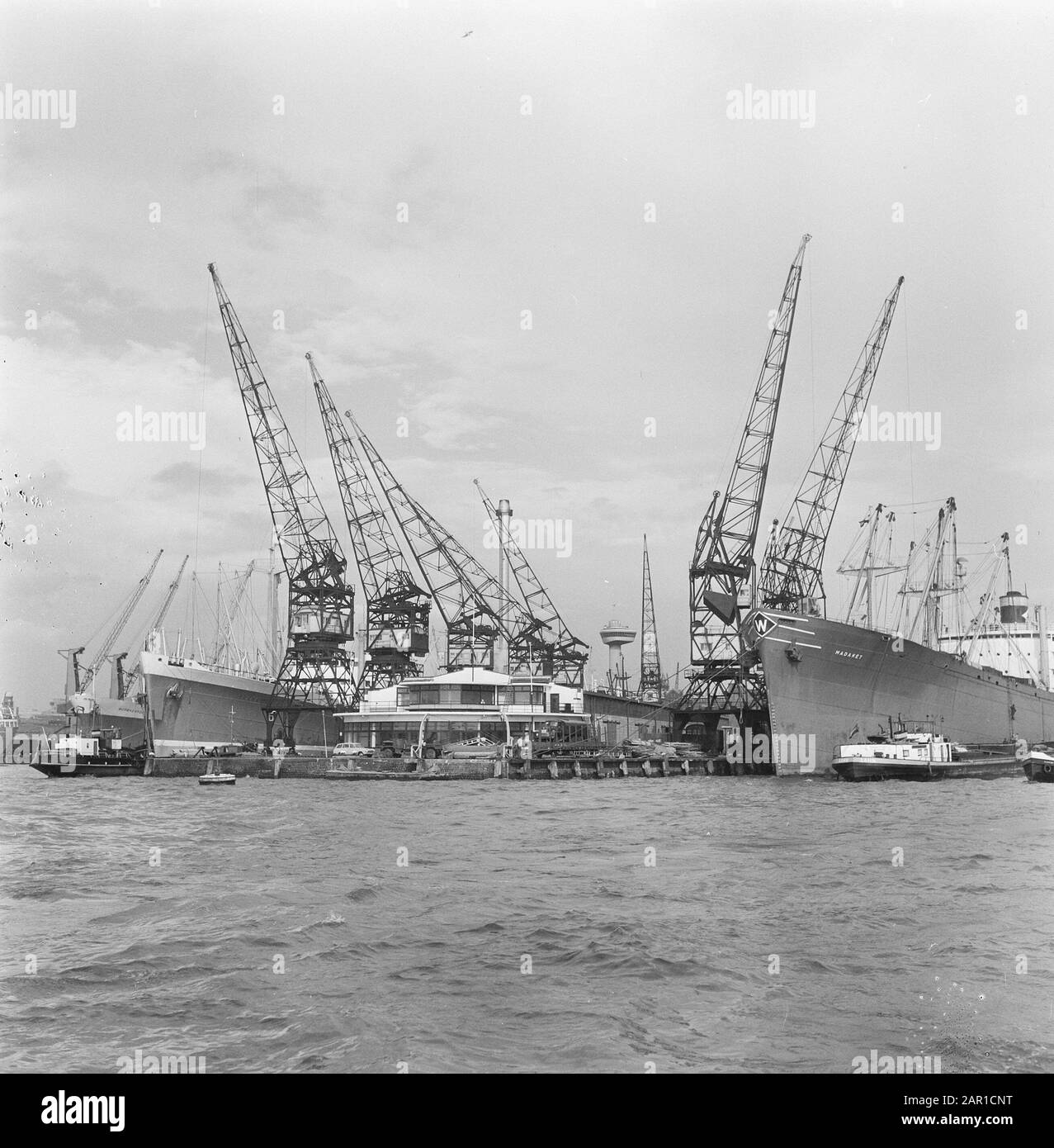 Cargo container ships in port Black and White Stock Photos & Images - Alamy