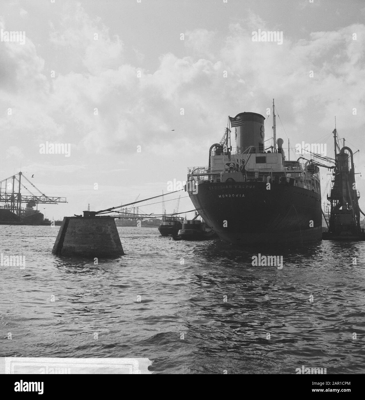 Port faces Rotterdam, grain unloading with elevators, Waalhaven Date ...