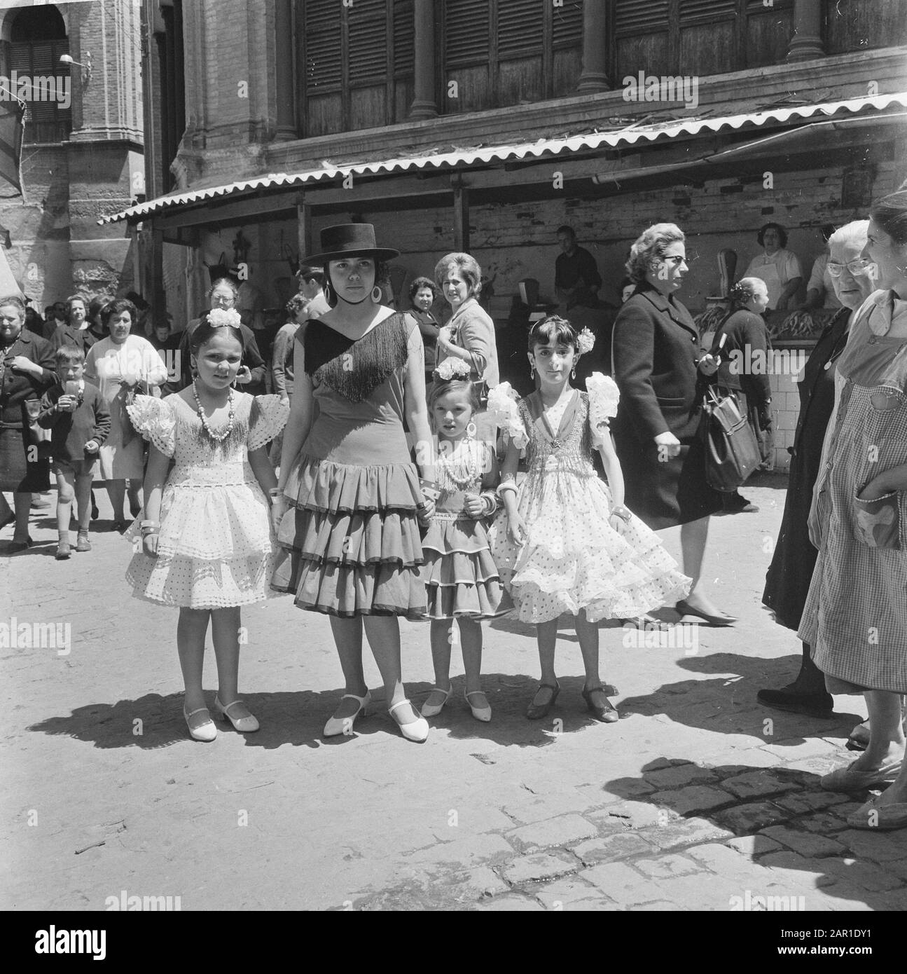 Spain, costume, girls in traditional costume in Granada Date: 27 July ...