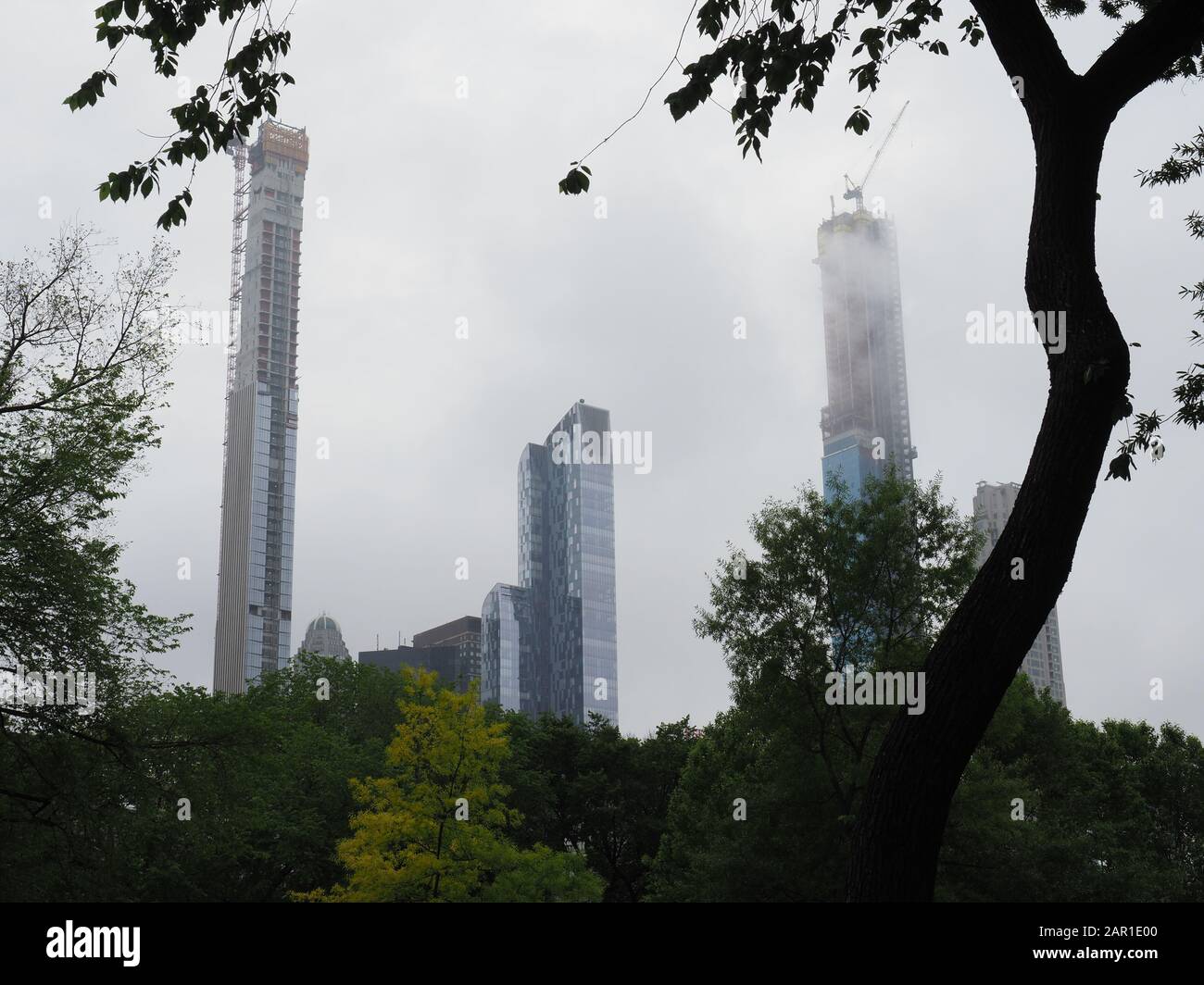 Skyscraper tower tall slim nyc hi-res stock photography and images - Alamy