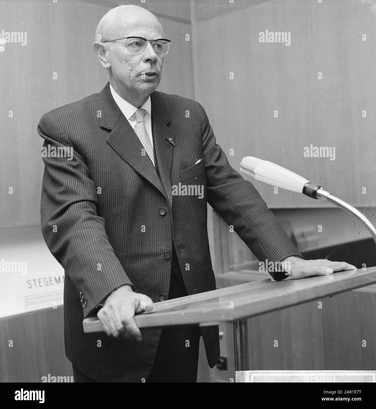 September 30 1965 hi-res stock photography and images - Alamy