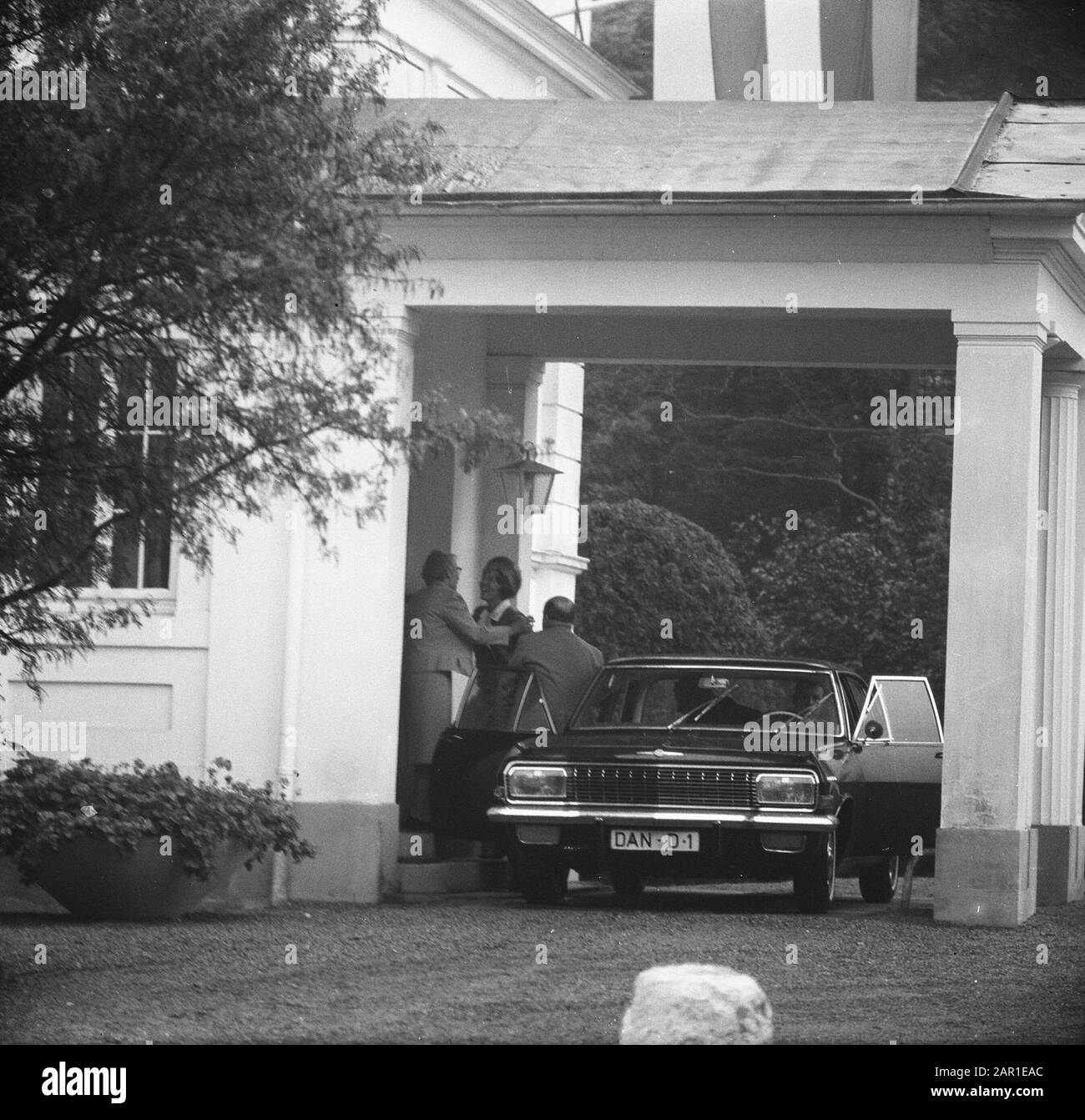 Princess beatrix greets claus mother hi-res stock photography and ...