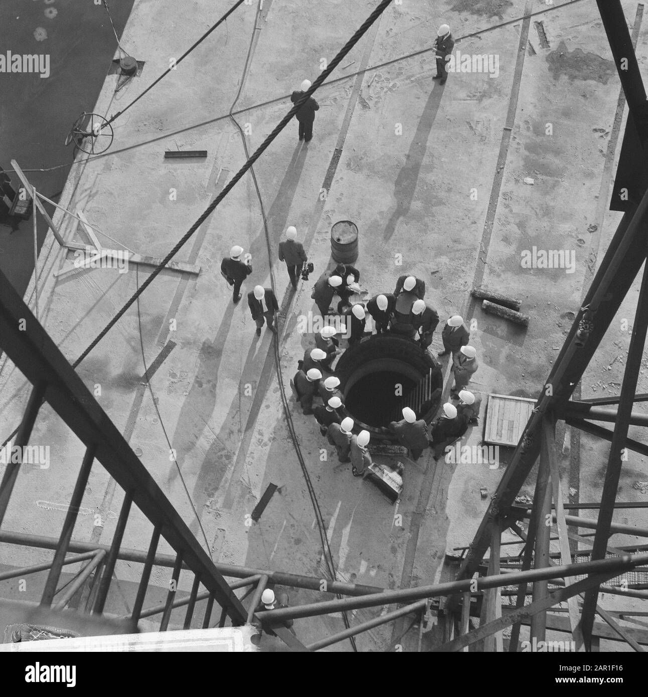 IJ-tunnel under construction, construction IJ tunnel Date: October 5 ...