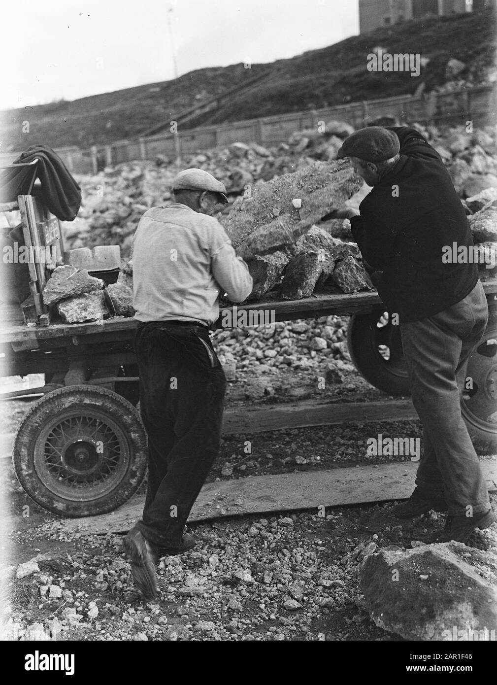 Scheveningen (Atlantikwal) Scheveningen, demolition of bunkers and ...