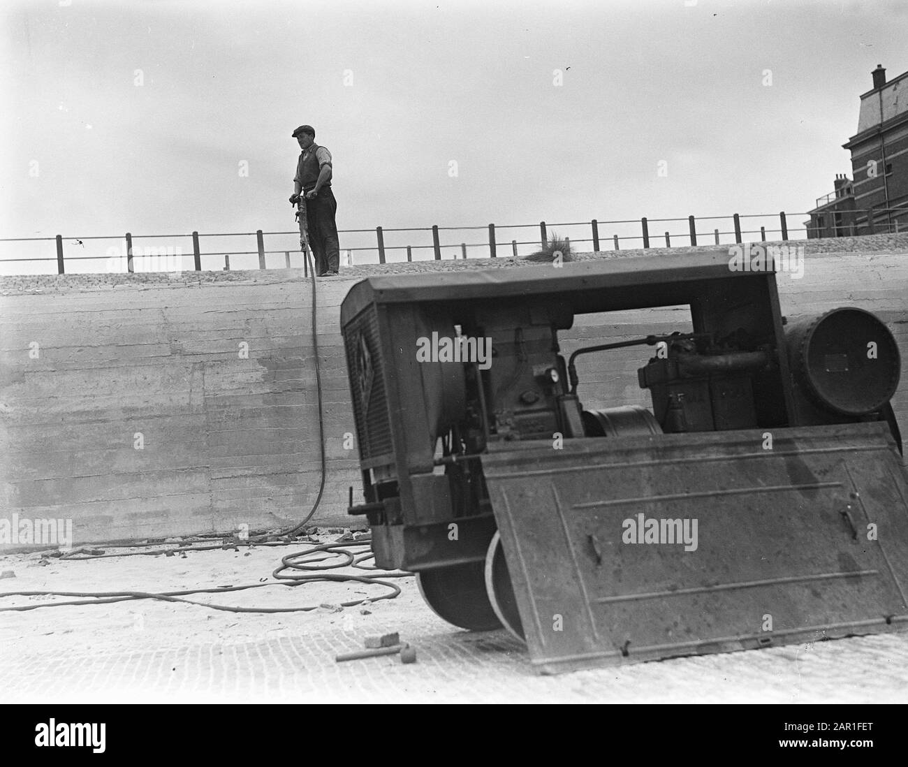Scheveningen (Atlantikwal) Scheveningen, demolition of bunkers and ...