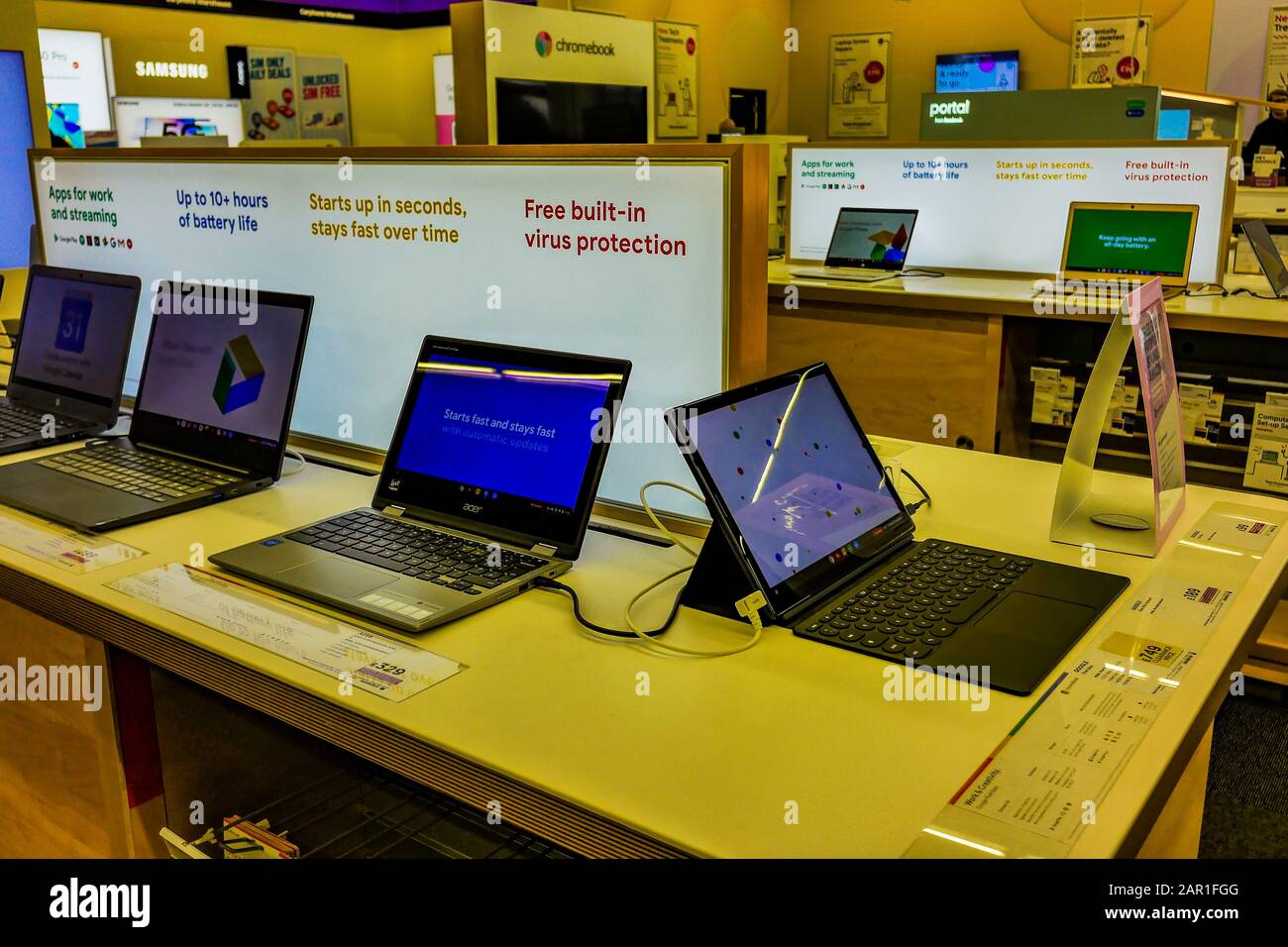 Currys Pc World Appliances High Resolution Stock Photography and Images ...