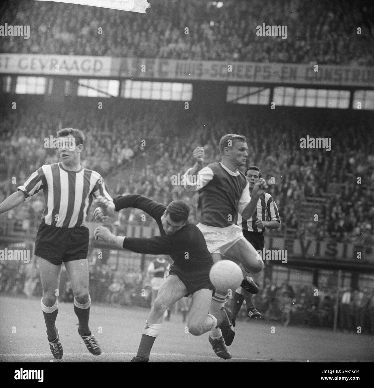 Psv against feyenoord hi-res stock photography and images - Alamy