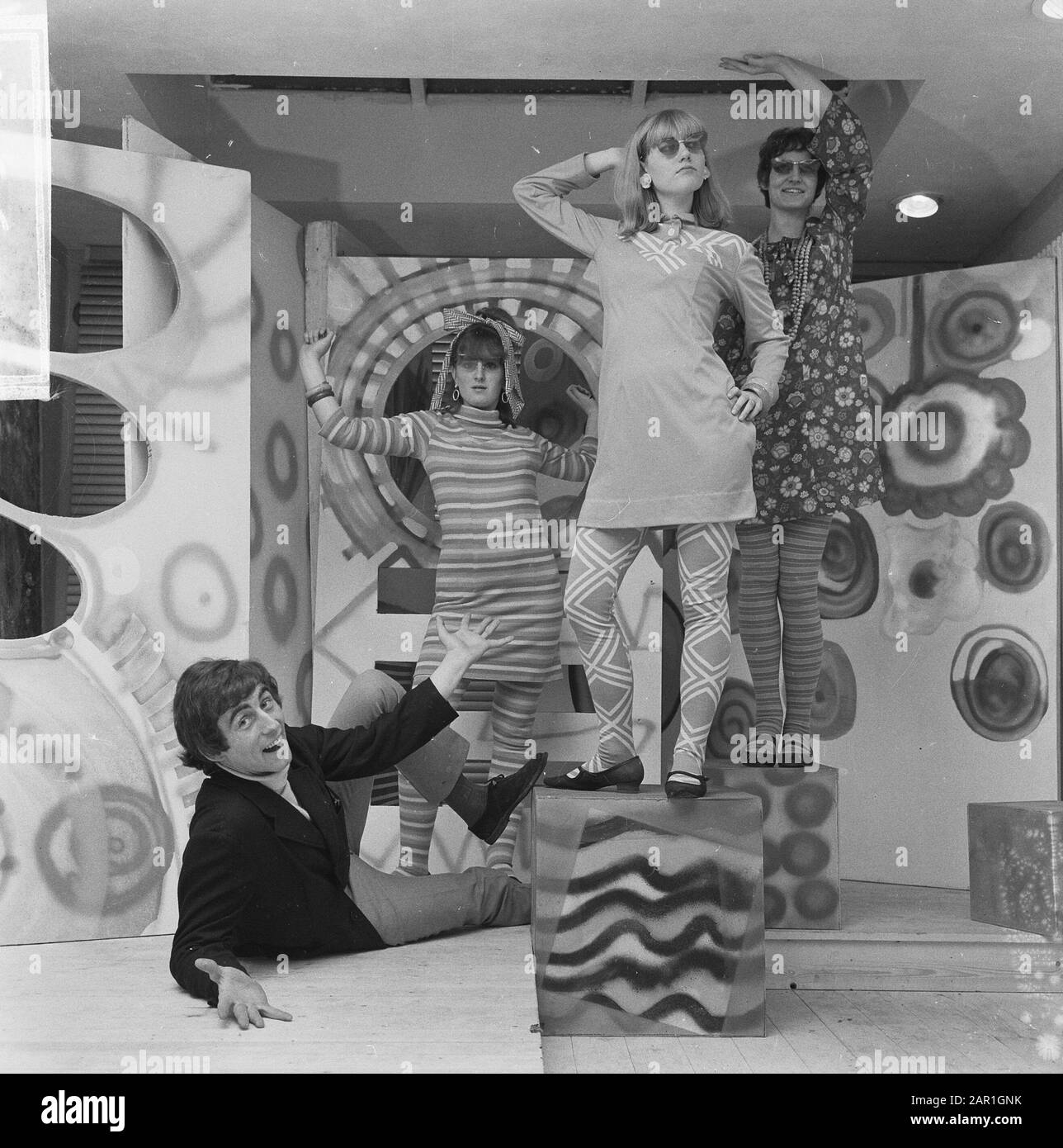 Fashion show by Flashing Fashion in the newly renovated shop of ...