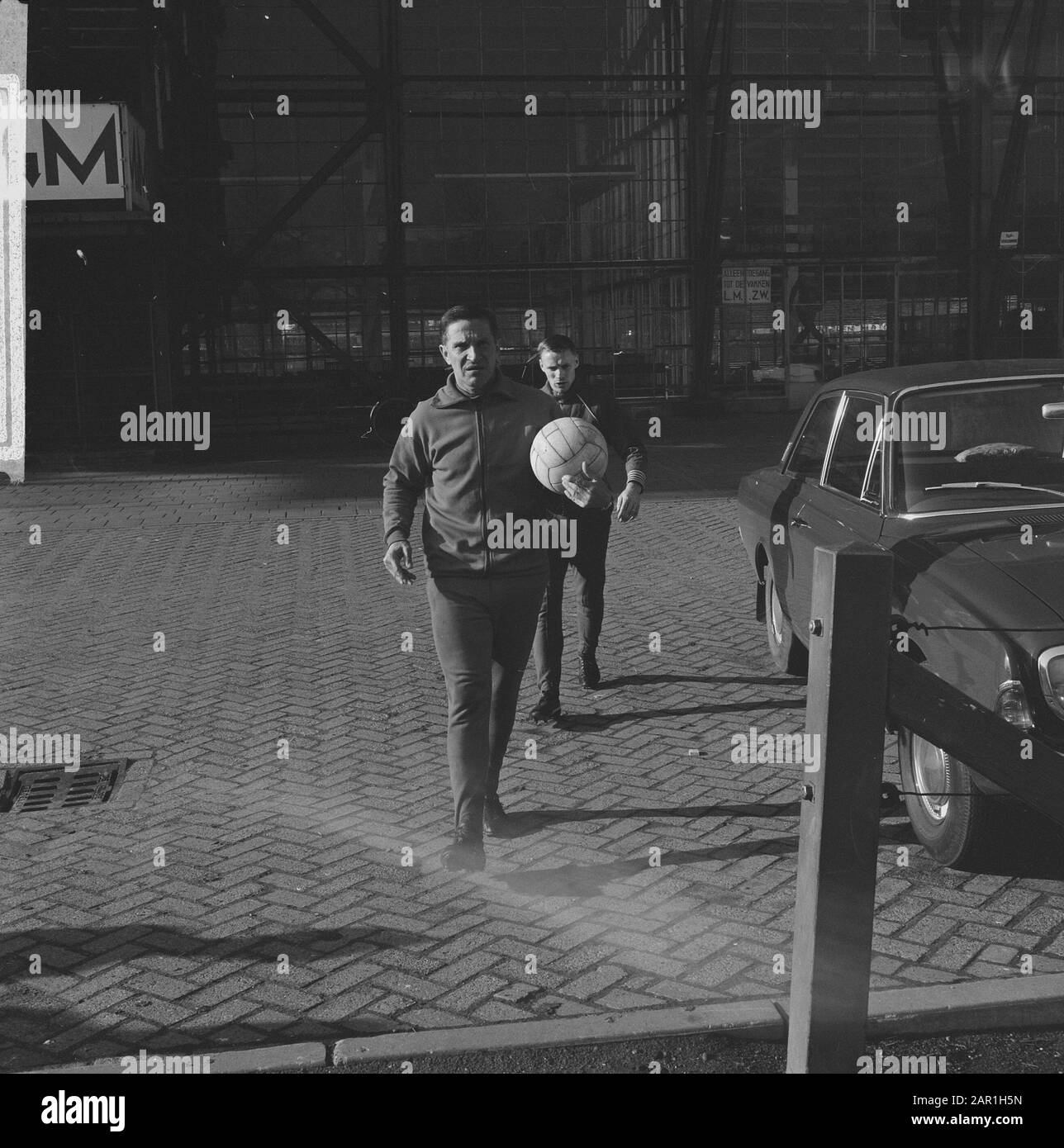 International footballer training hi-res stock photography and images ...