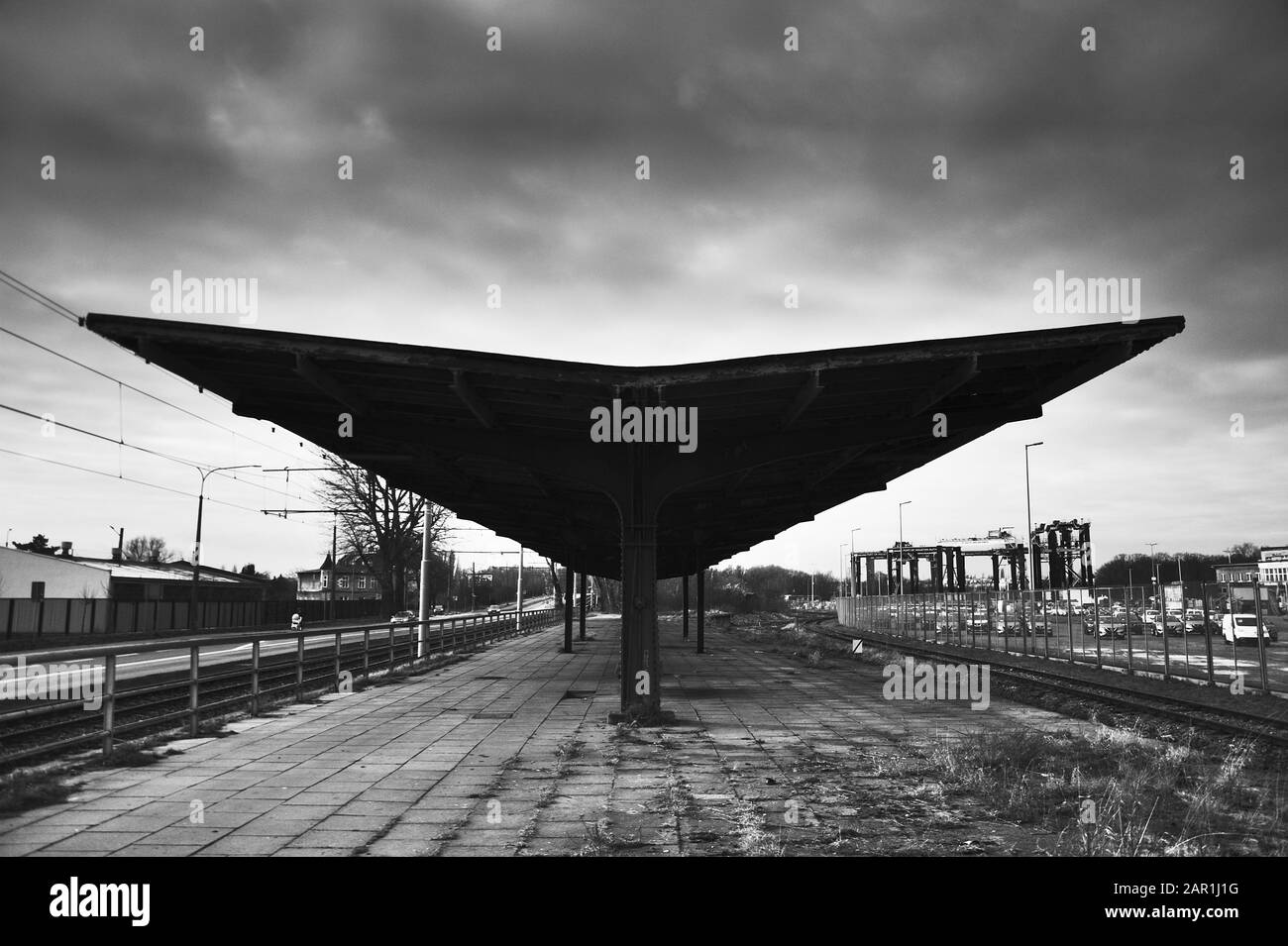 Abandoned Platform High Resolution Stock Photography and Images - Alamy