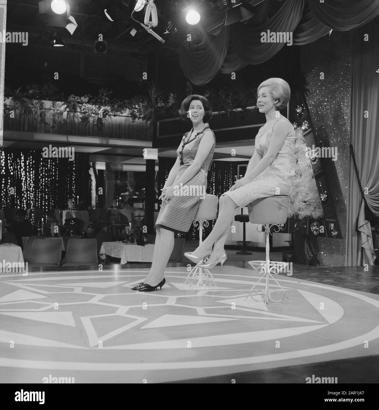 Singer helen shepherd hi-res stock photography and images - Alamy