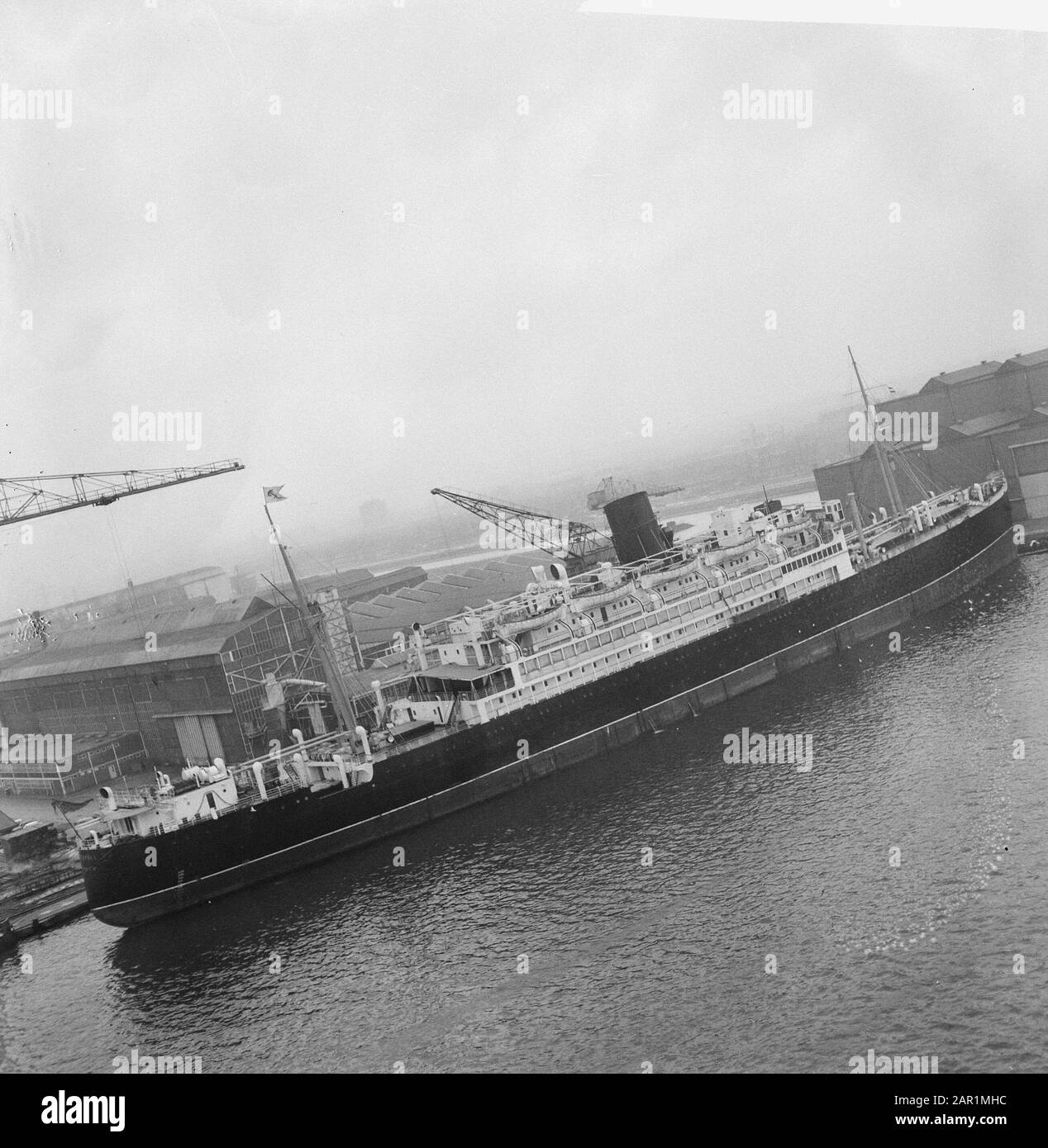 Student ship caledonia hi-res stock photography and images - Alamy