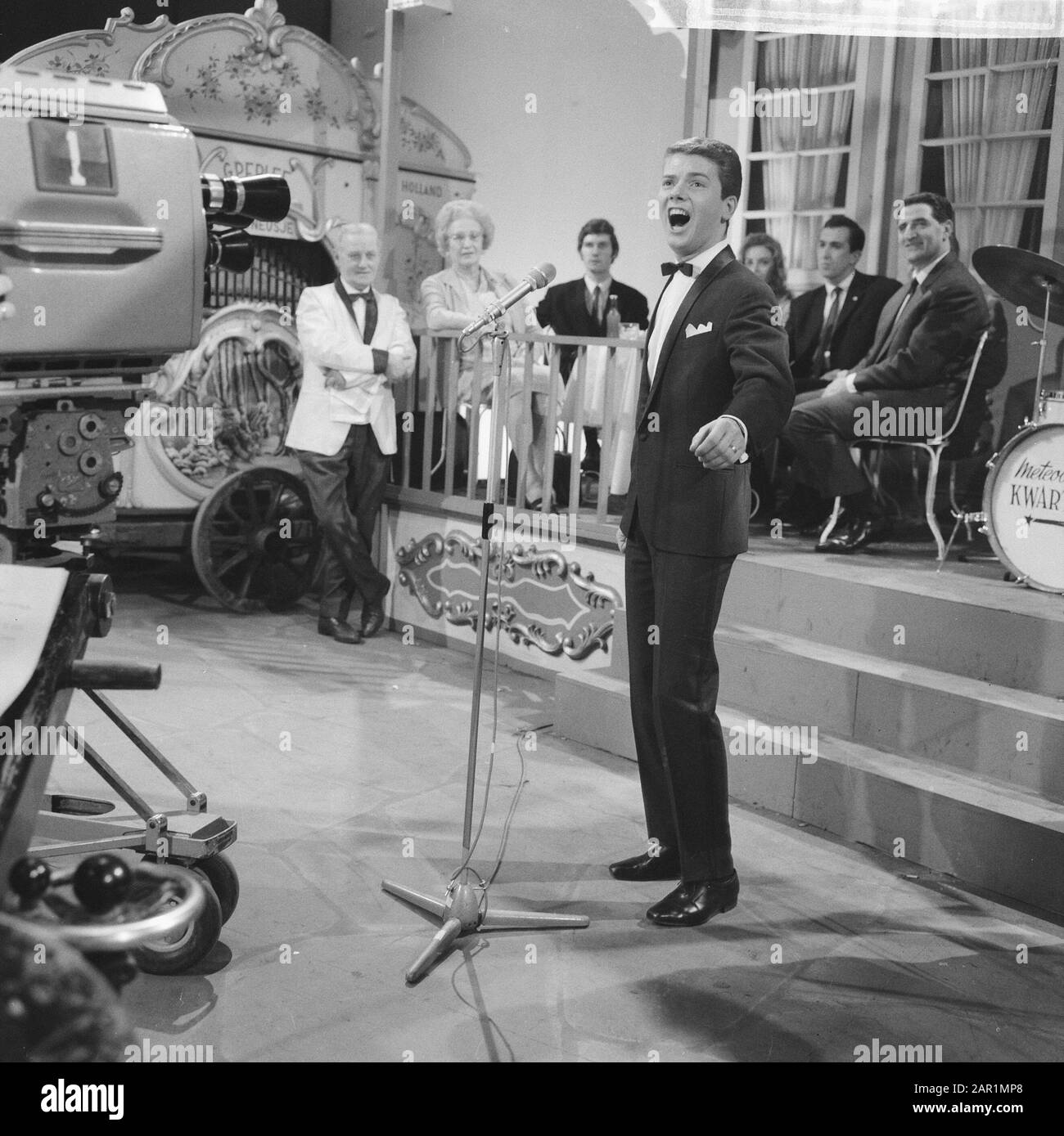 24 february 1966 hi-res stock photography and images - Alamy