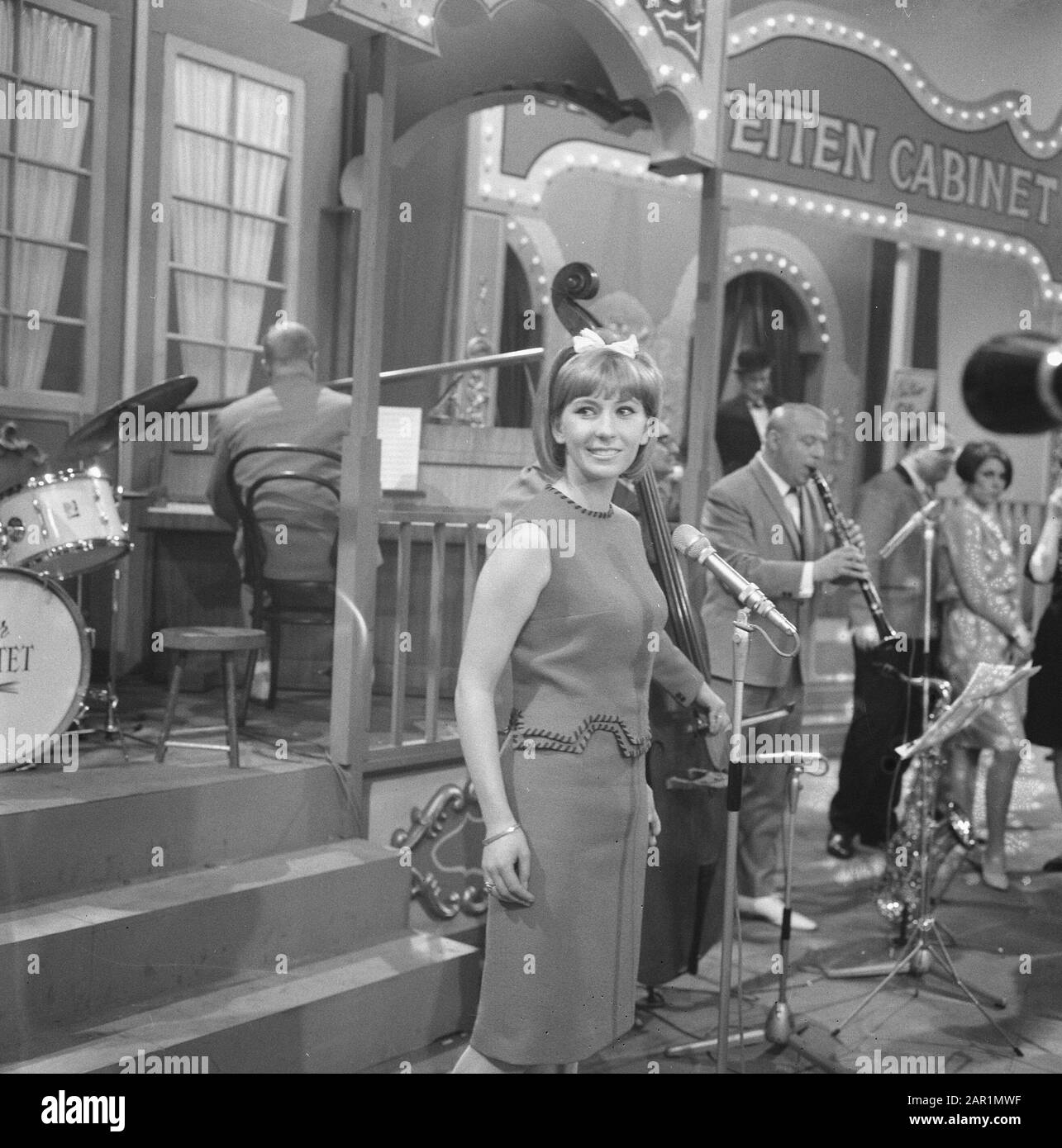 24 february 1966 hi-res stock photography and images - Alamy