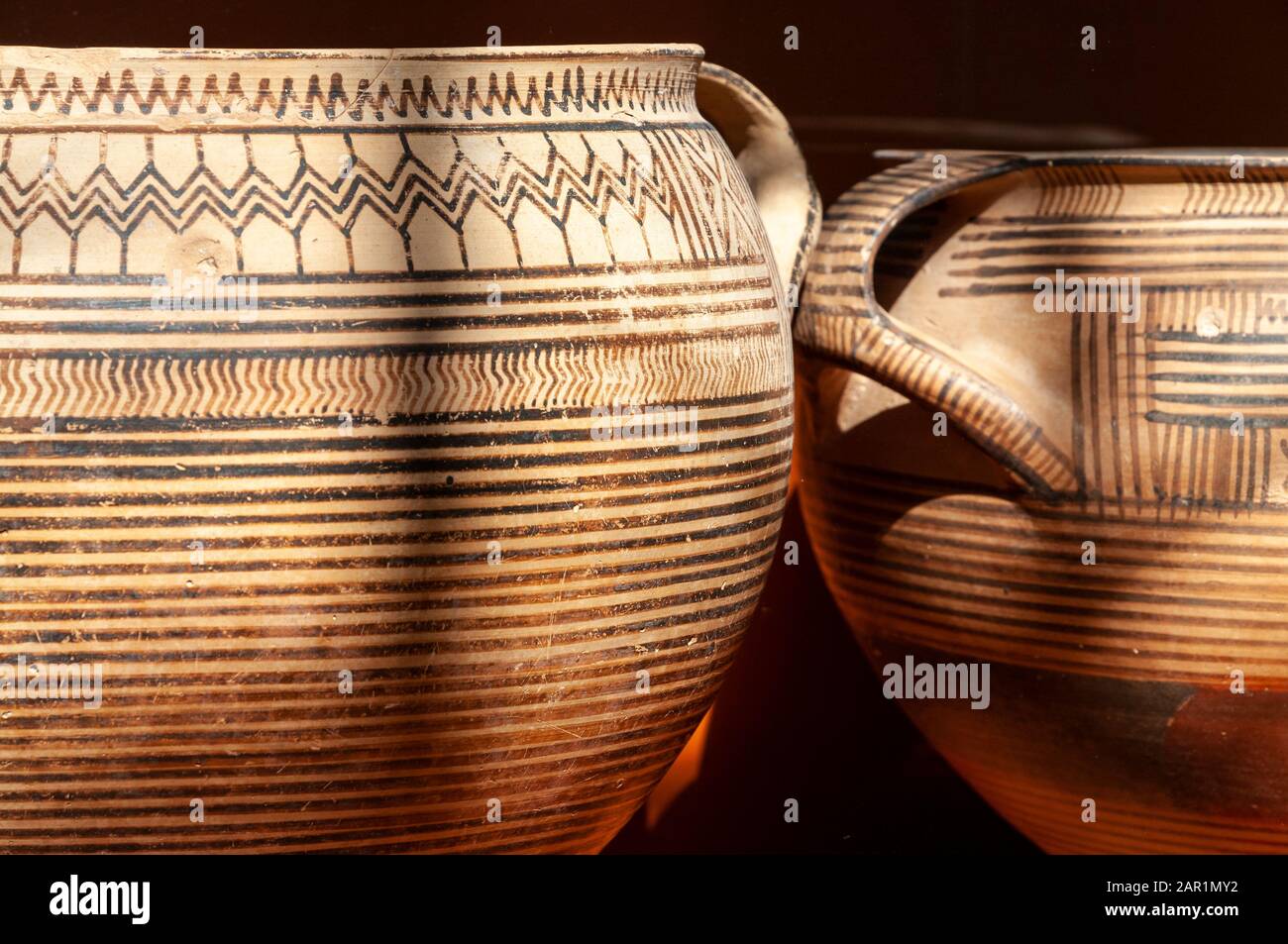 Ancient greek pottery hi-res stock photography and images - Alamy