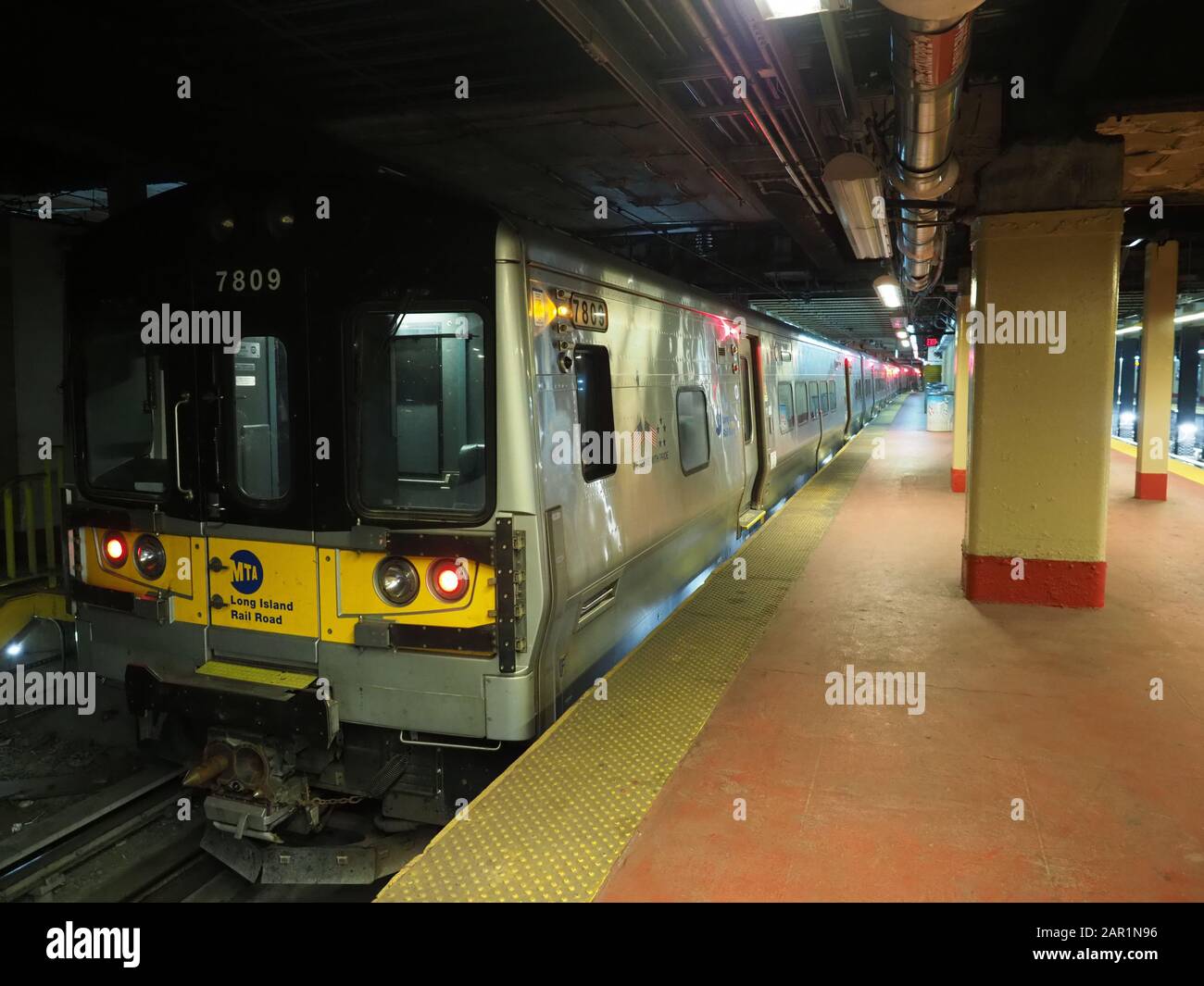 MTA LIRR train Stock Photo - Alamy