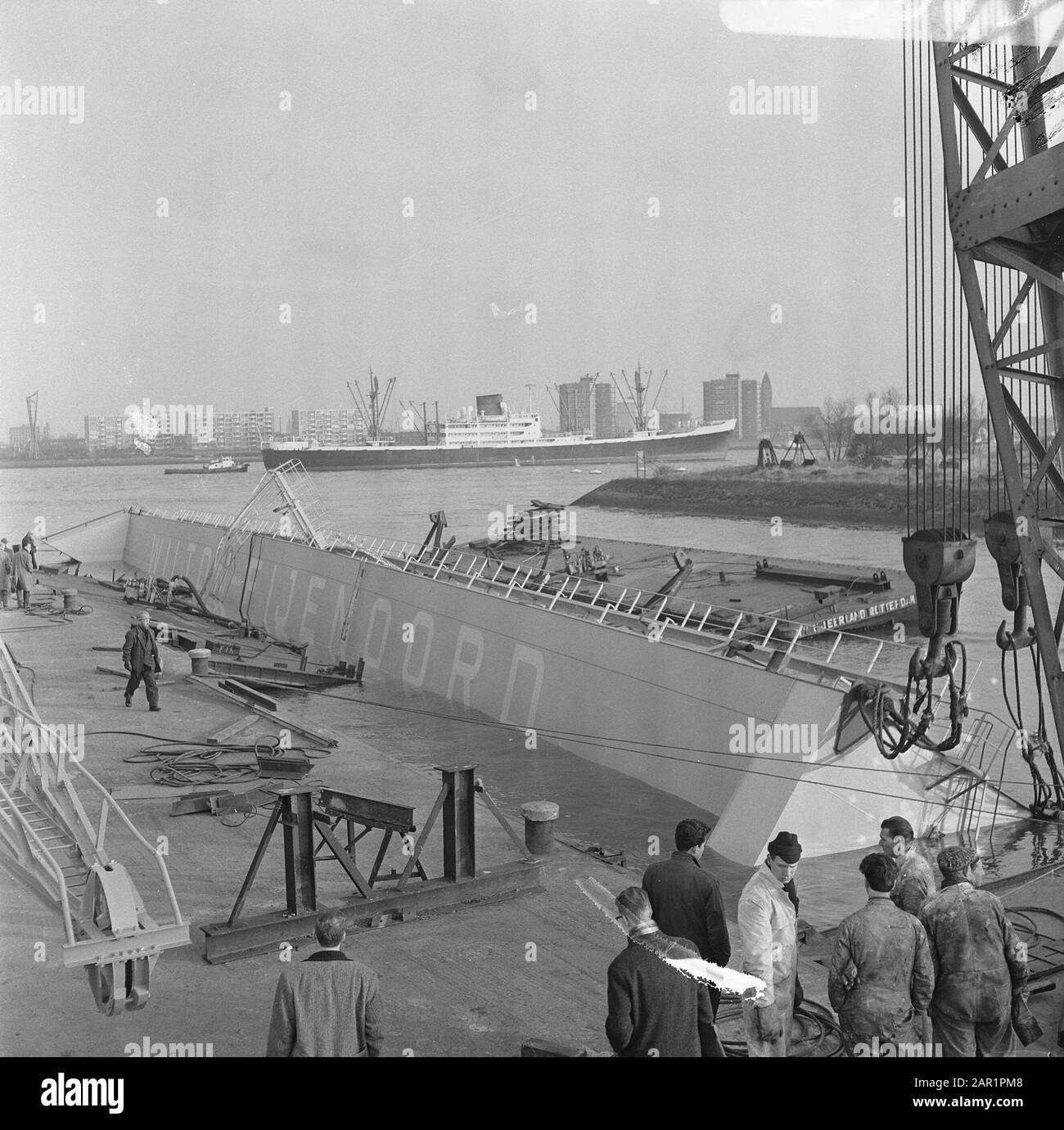 Ninety five meter long bridge hi-res stock photography and images - Alamy