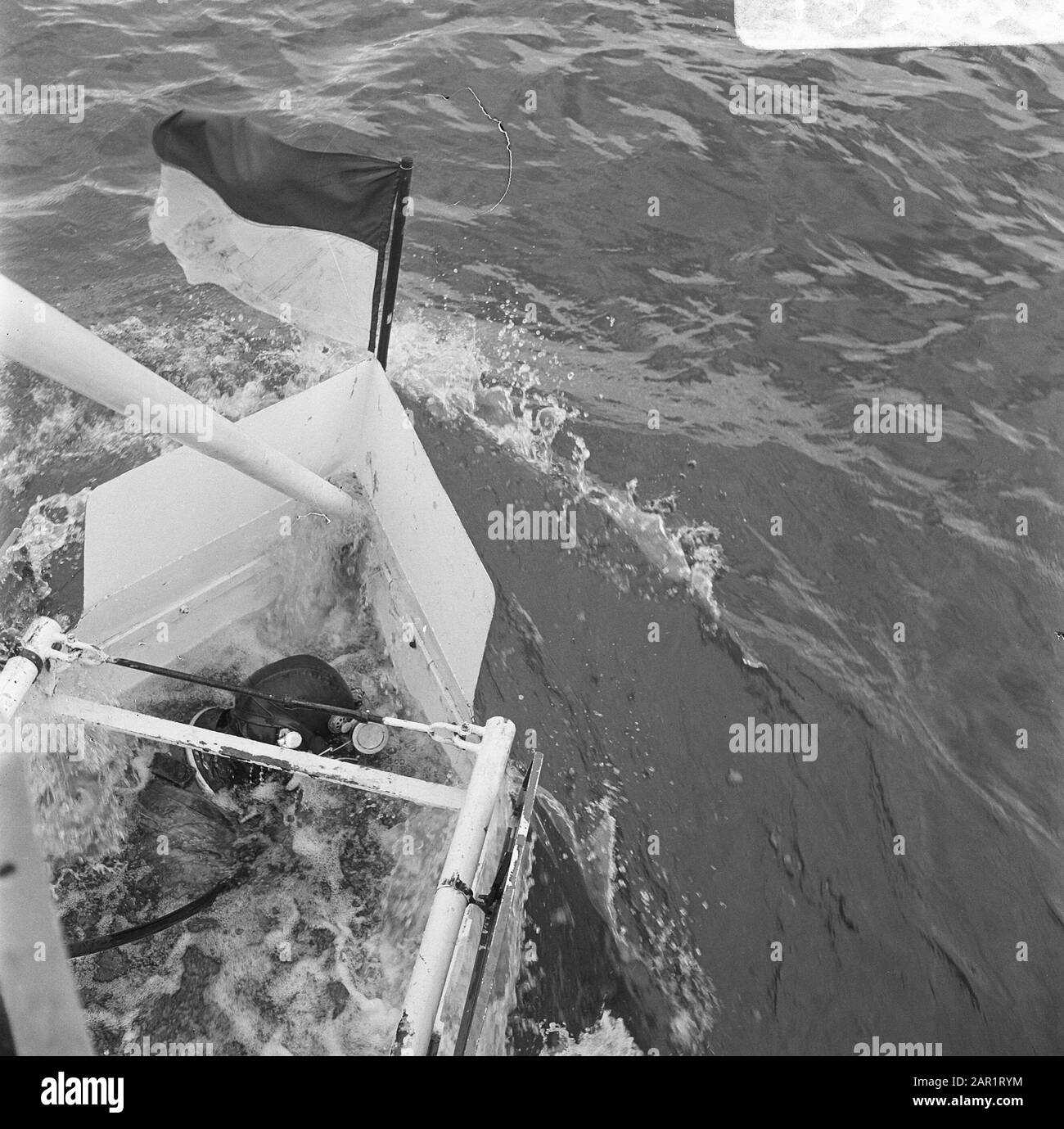 Diving marathon Jan Vos failed Date: July 16, 1966 Keywords: divers ...