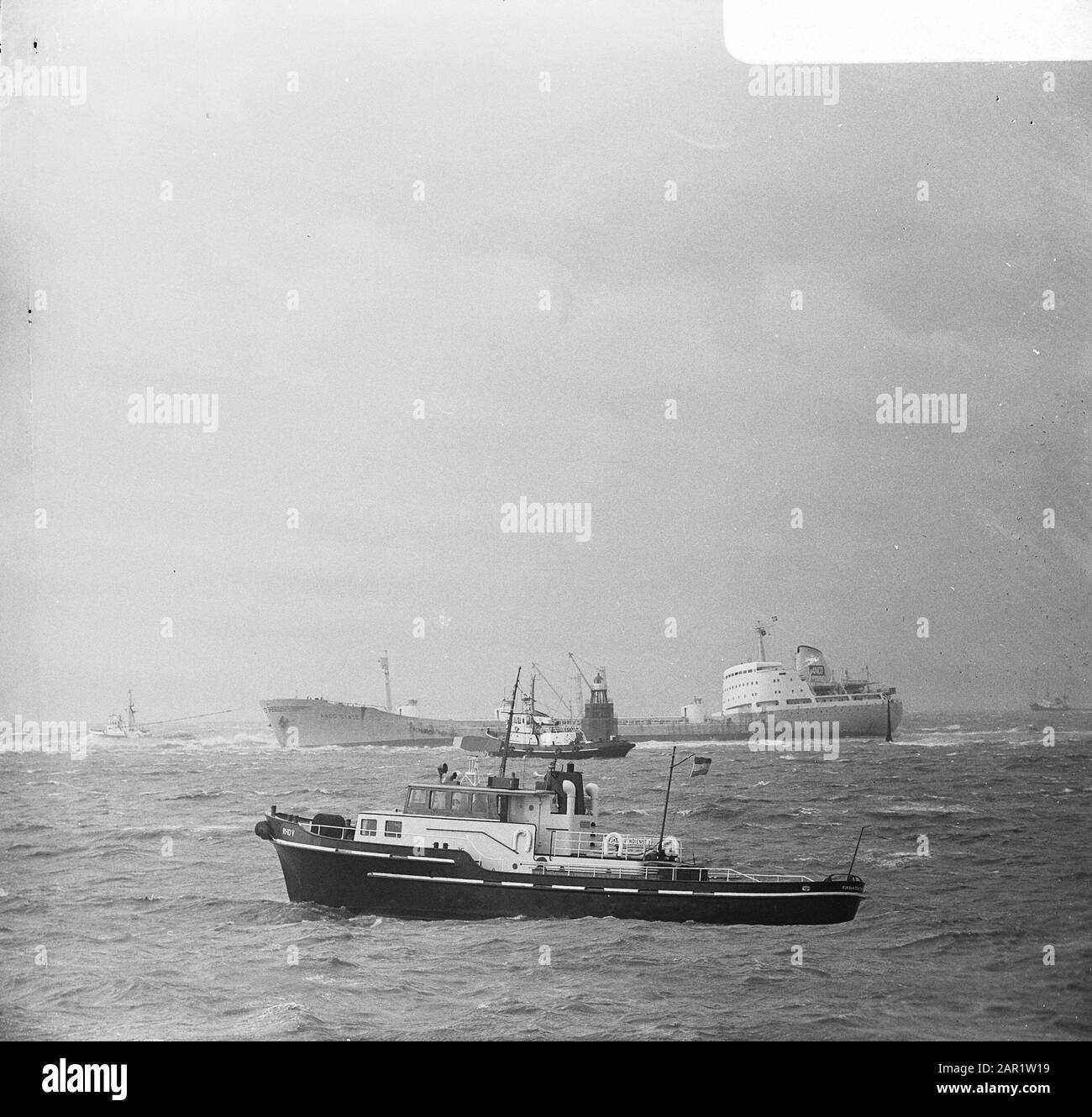 Norwegian tanker Anko State stalled at Hoek van Holland Two tugs at the ...