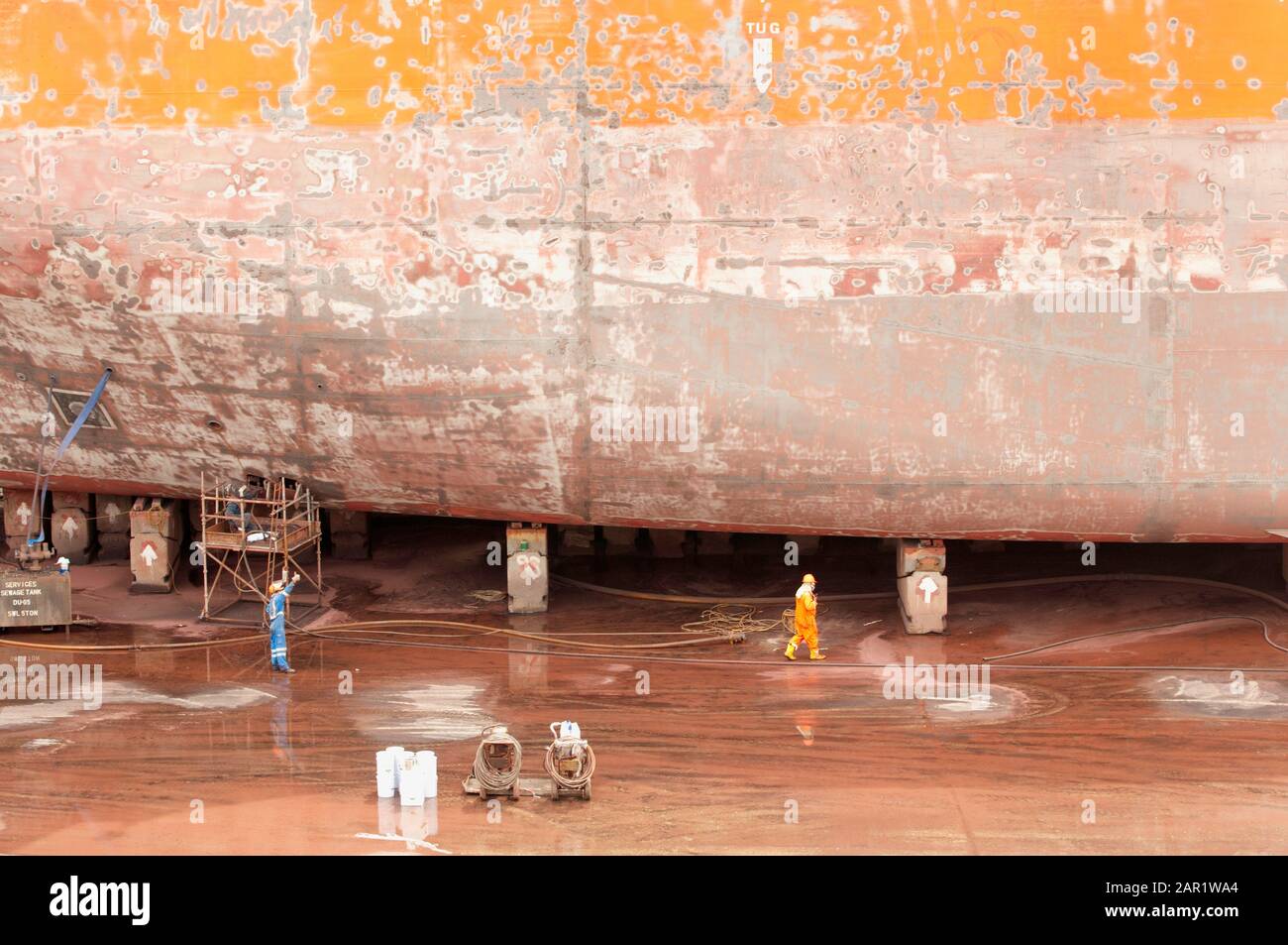 Refurbishment at Dubai Dry Docks (UAE Stock Photo - Alamy