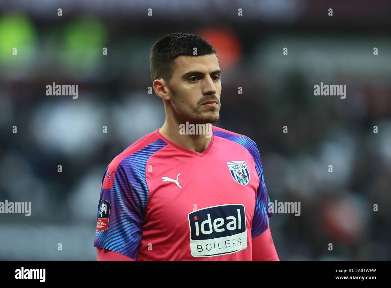 Jonathan bond hi-res stock photography and images - Alamy