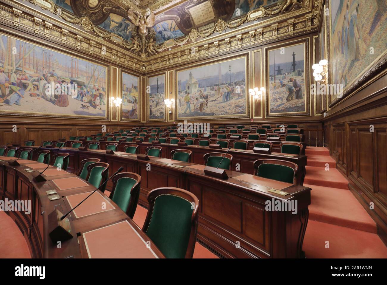 Paris palais royal interior hi-res stock photography and images - Alamy