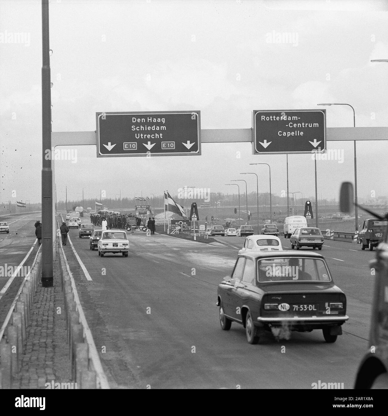 East side of the traffic ring around Rotterdam between Brienenoordbrug ...