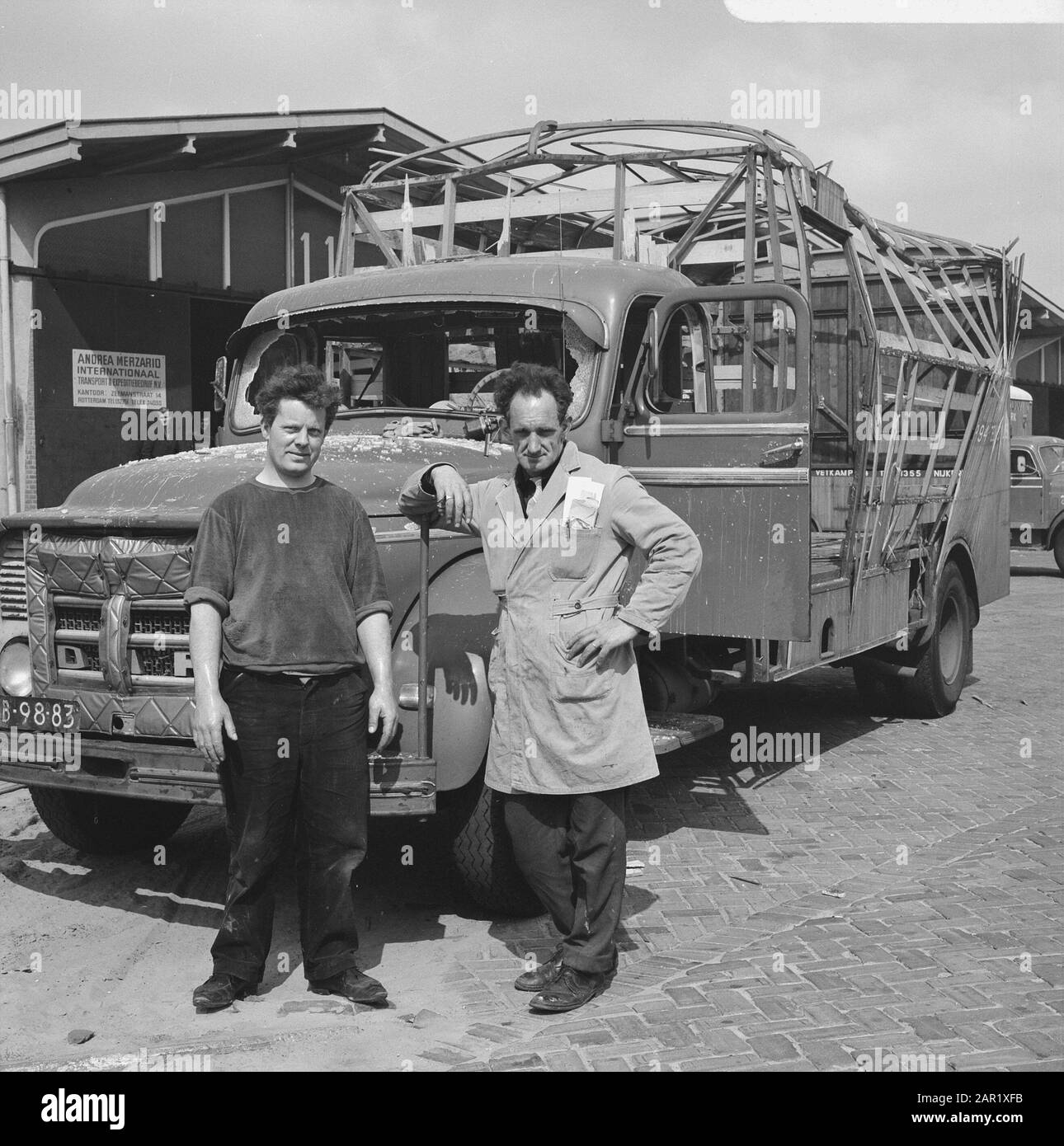 Explosion in truck at Rotterdam Date: 10 april 1968 Location: Rotterdam ...