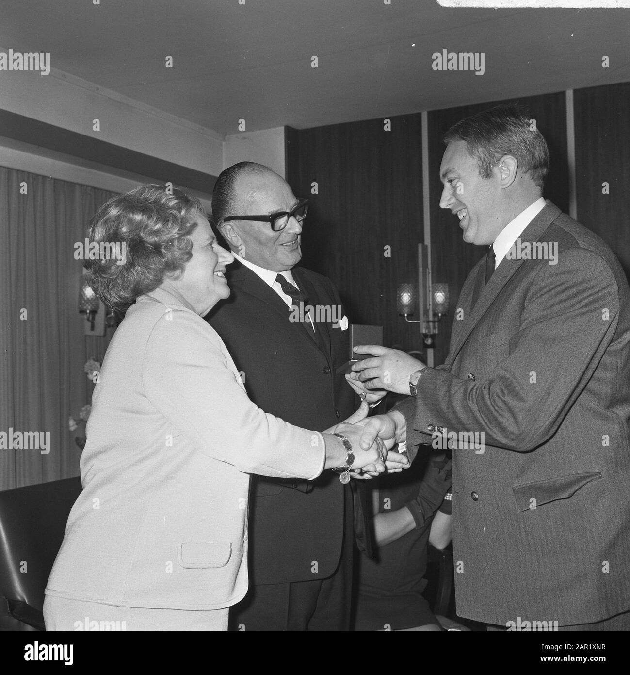 Command farewell mr J.D. Veen van GEB and ICA Date: November 1, 1968 ...