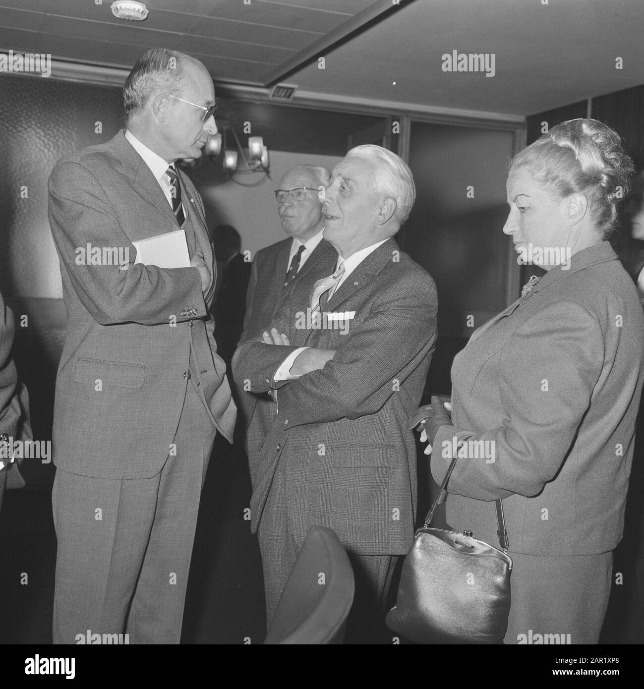 Command farewell mr J.D. Veen van GEB and ICA Date: November 1, 1968 ...
