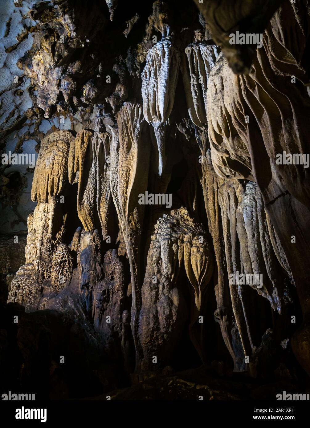 Stalactites inside Trung Trang cave, Cat Ba Island, Halong Bay, Vietnam ...
