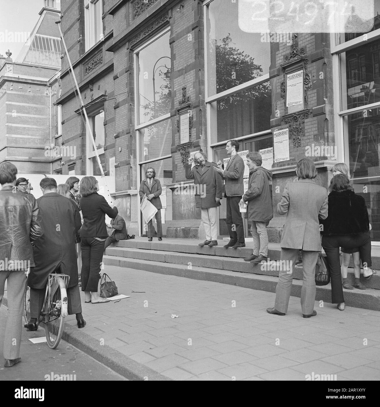 1969 newspaper hi-res stock photography and images - Alamy