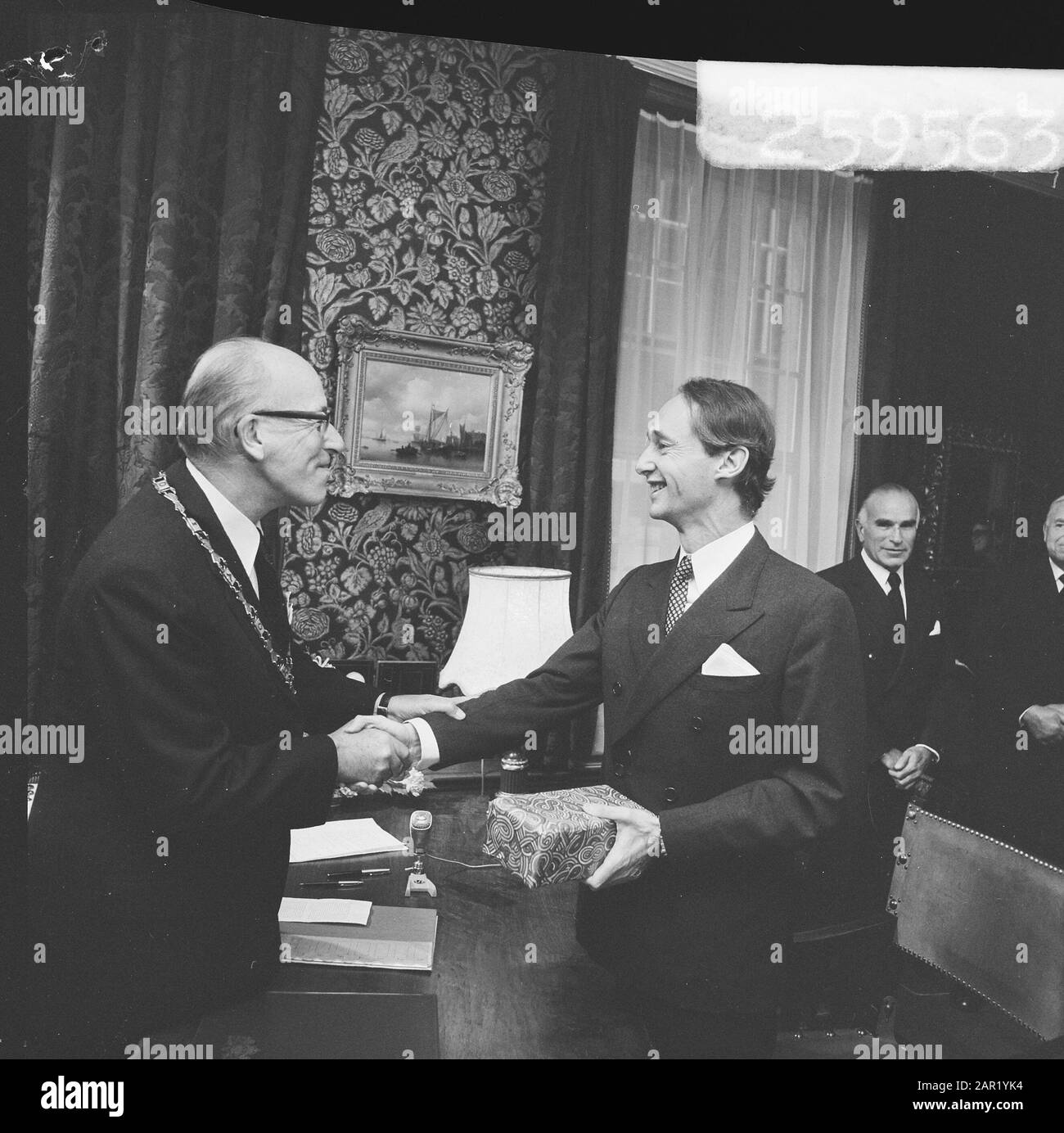 October declaration Black and White Stock Photos & Images - Alamy