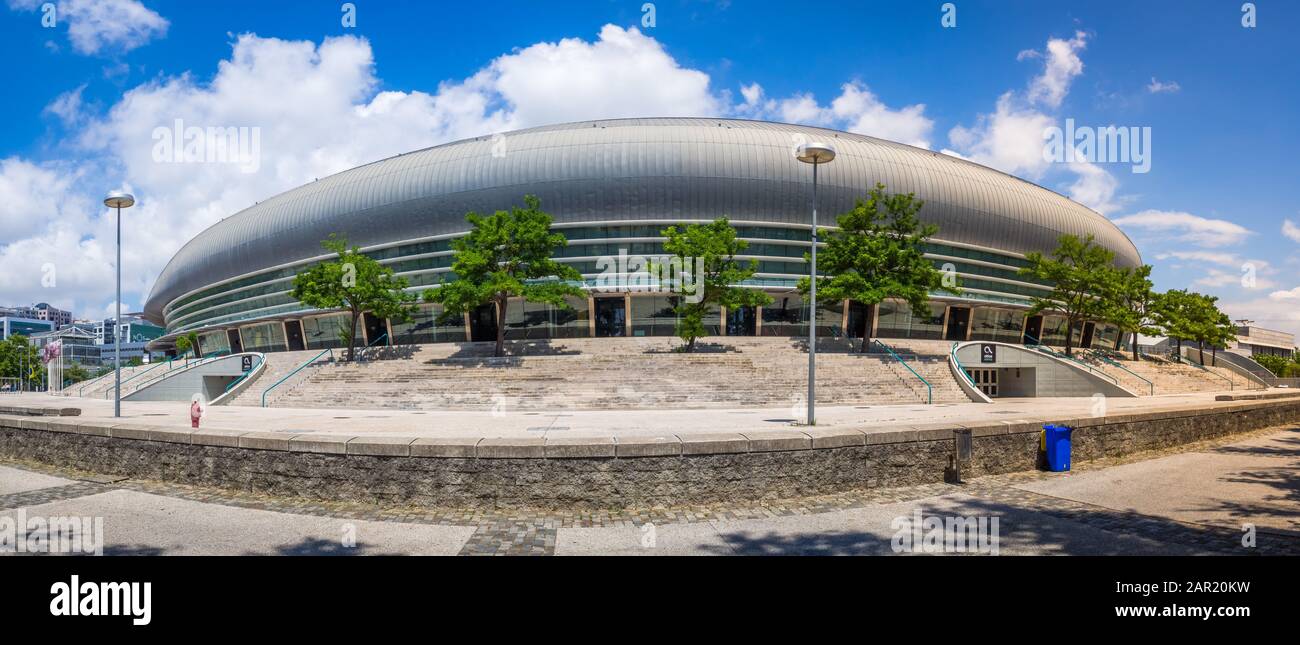 Skyscraper 2018 poster hi-res stock photography and images - Alamy