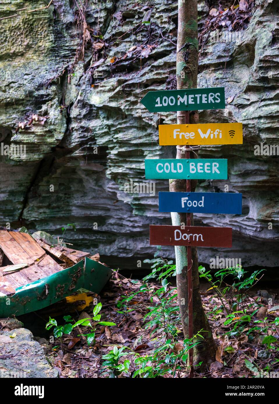 Tourist facilities at Trung Trang cave, Cat Ba Island, Halong Bay ...