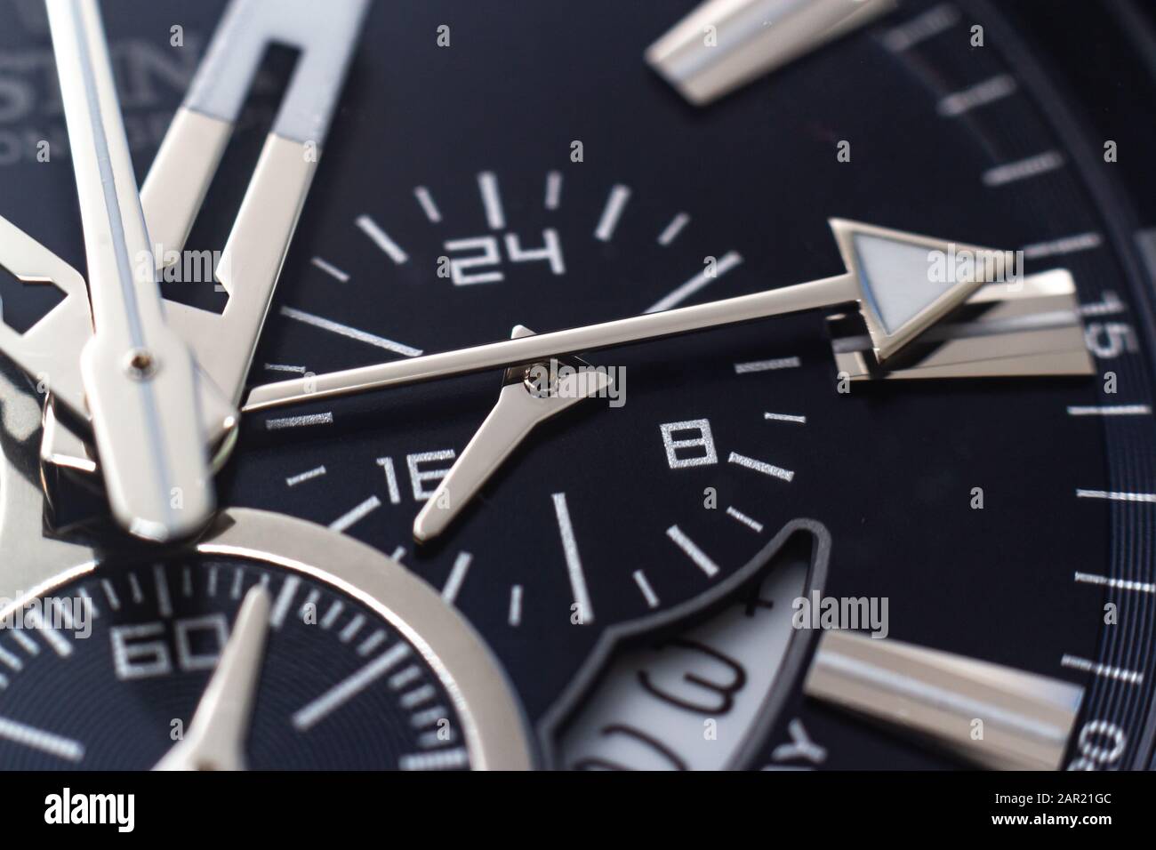 Time clock round circle numbers hand hands hour minute hi-res stock ...