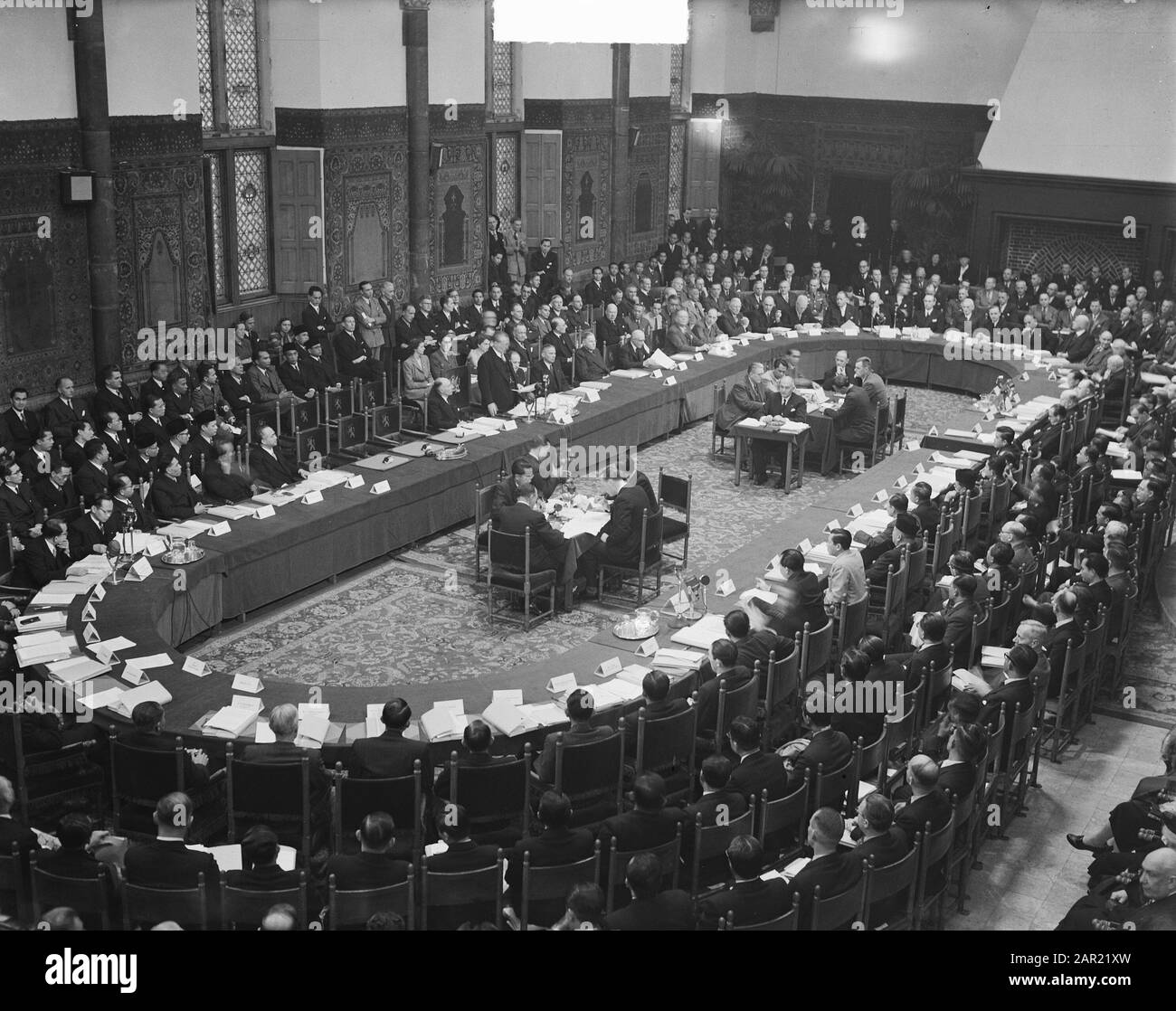 Overview knights hall hi-res stock photography and images - Alamy