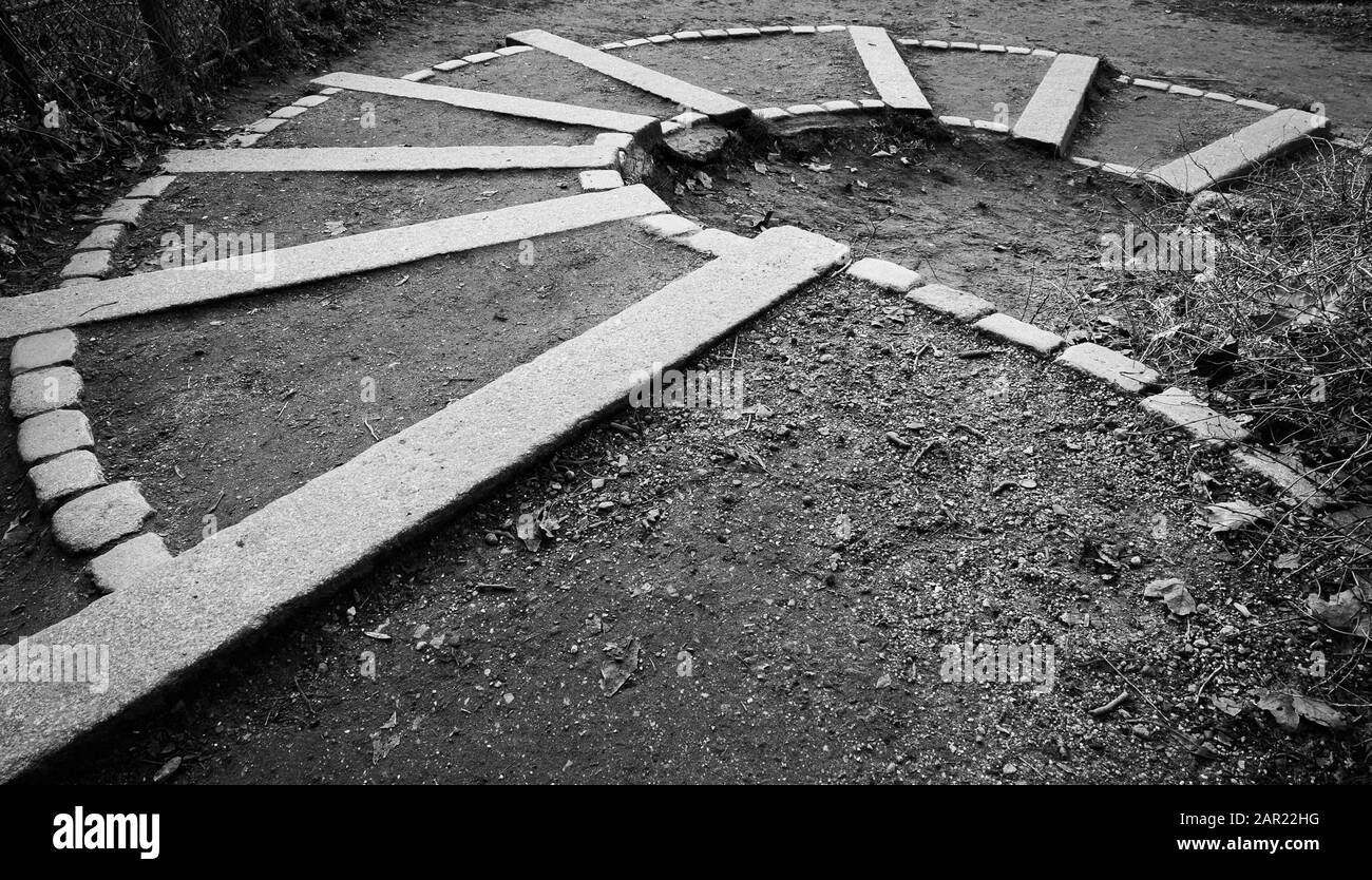 Curved garden path Black and White Stock Photos & Images - Alamy