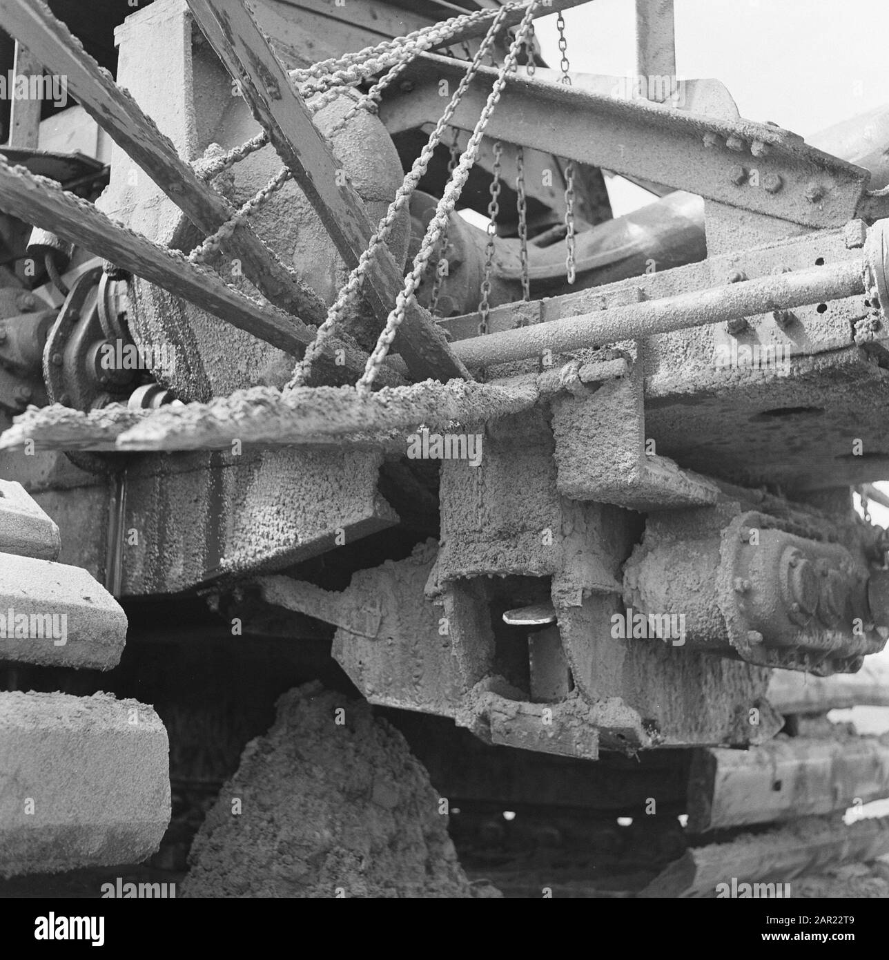 Earthmoving machine leveling construction hi-res stock photography and ...