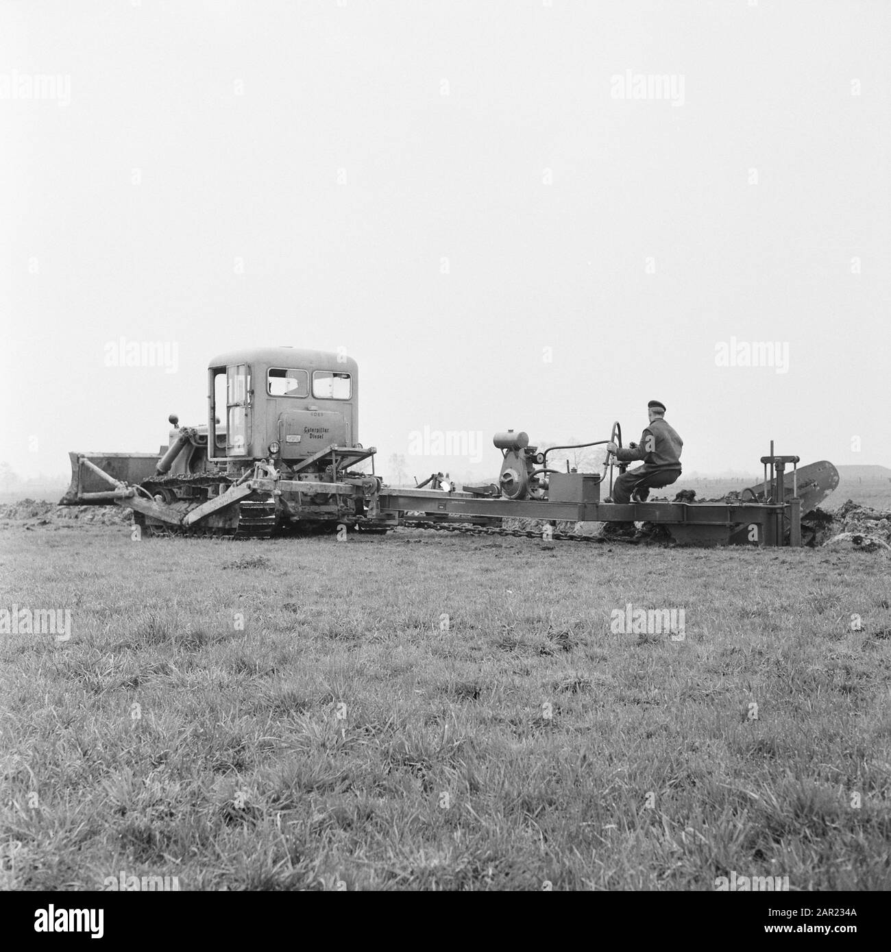 mining, tillage, leveling, bandanden, land plots, plows, workers ...