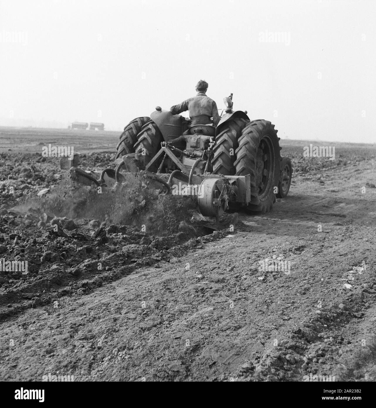 mining, tillage, leveling, swellings, spider machines, workers Date ...