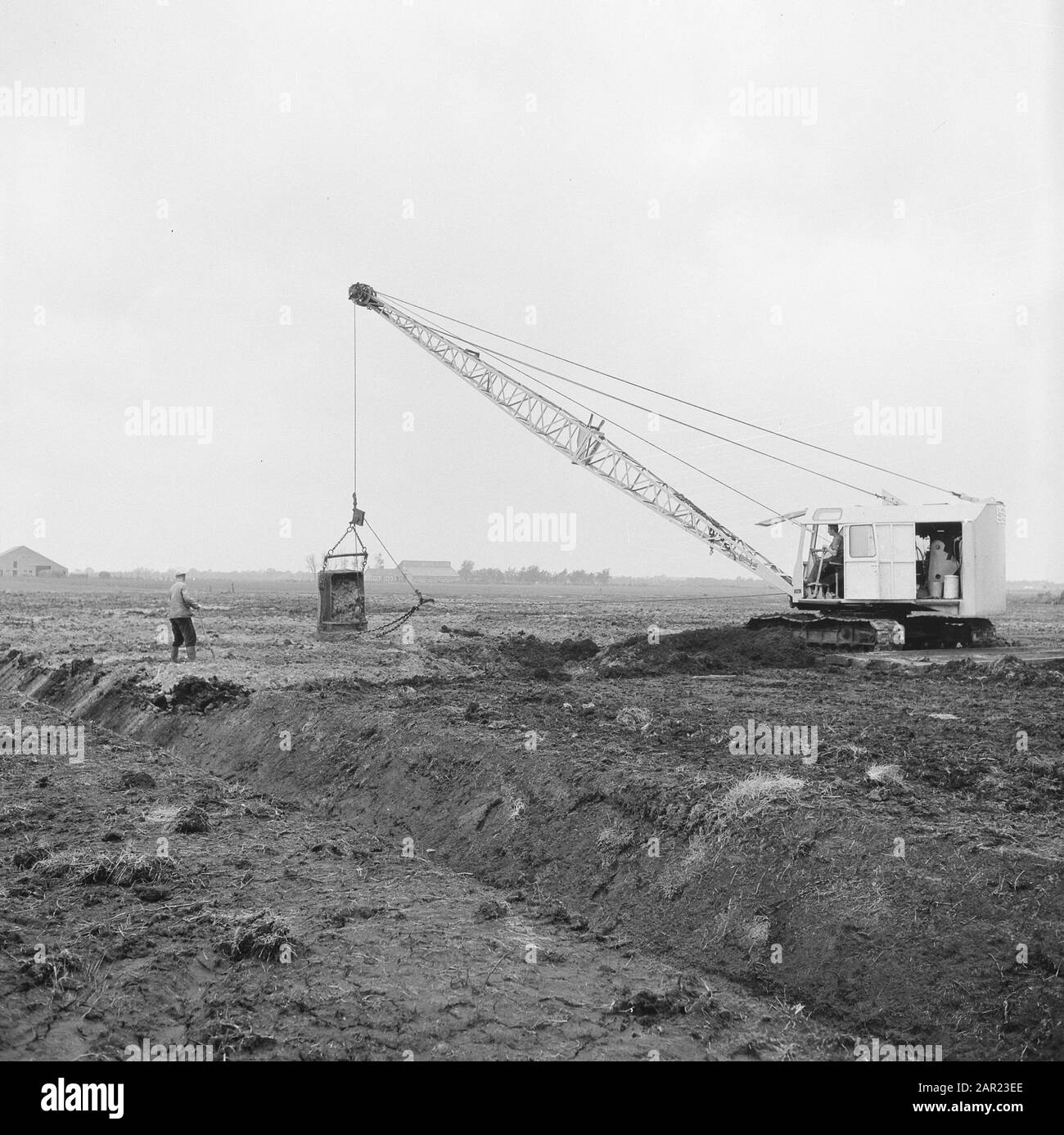 mining, tillage, leveling, scones, draglines, land plots, workers ...