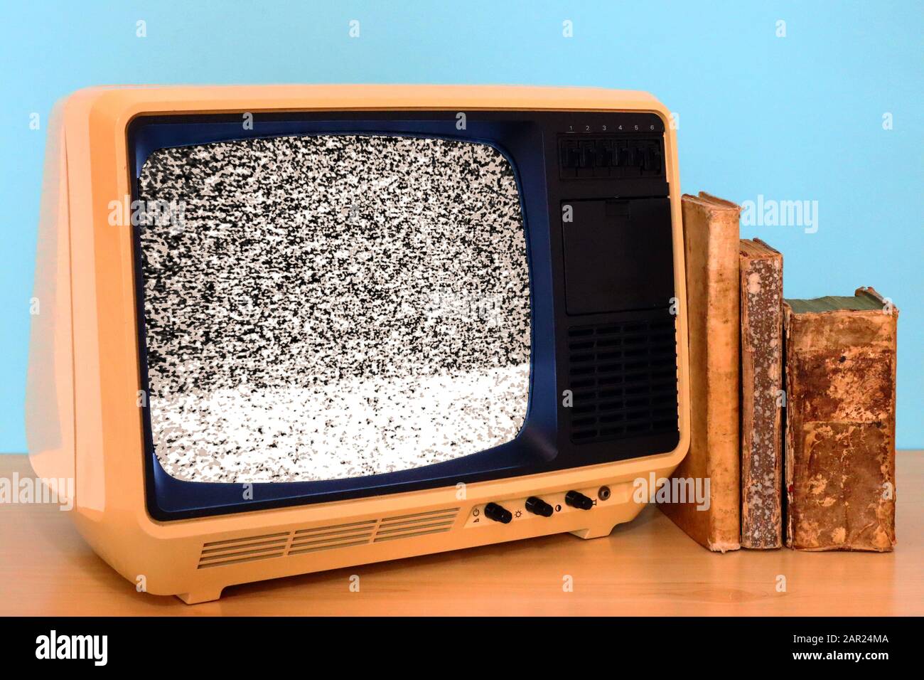 Glitch tv show hi-res stock photography and images - Alamy