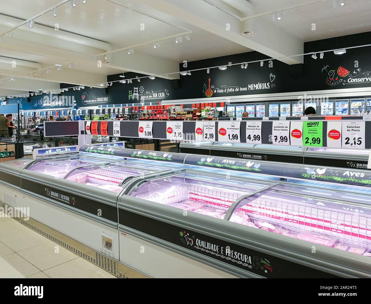 Continente store hi-res stock photography and images - Alamy